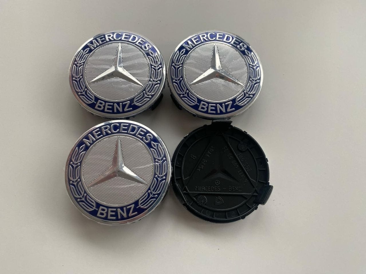 4stk nye Mercedes senterkopper / navkopper 75mm blå | FINN-torget