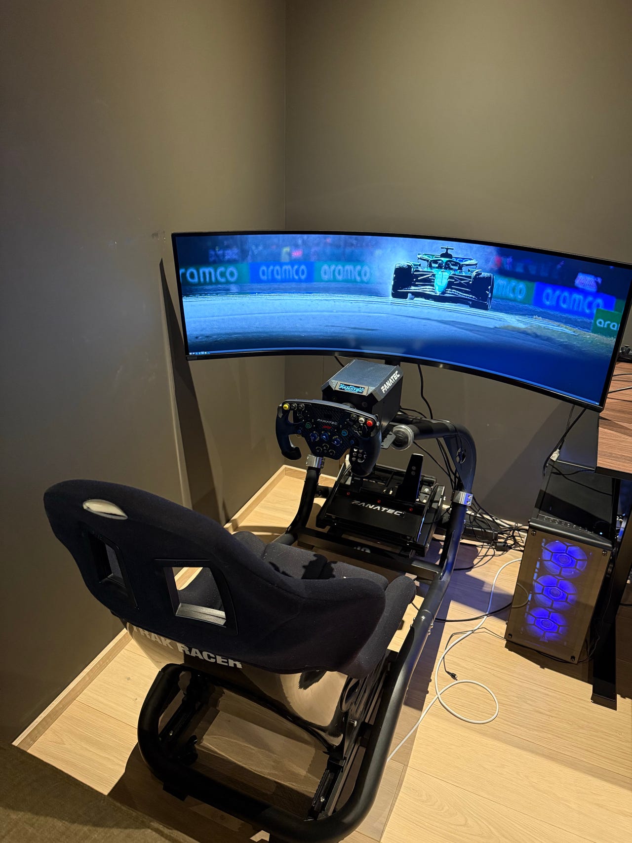 Fanatec dd1 f1 podium simulator | FINN-torget