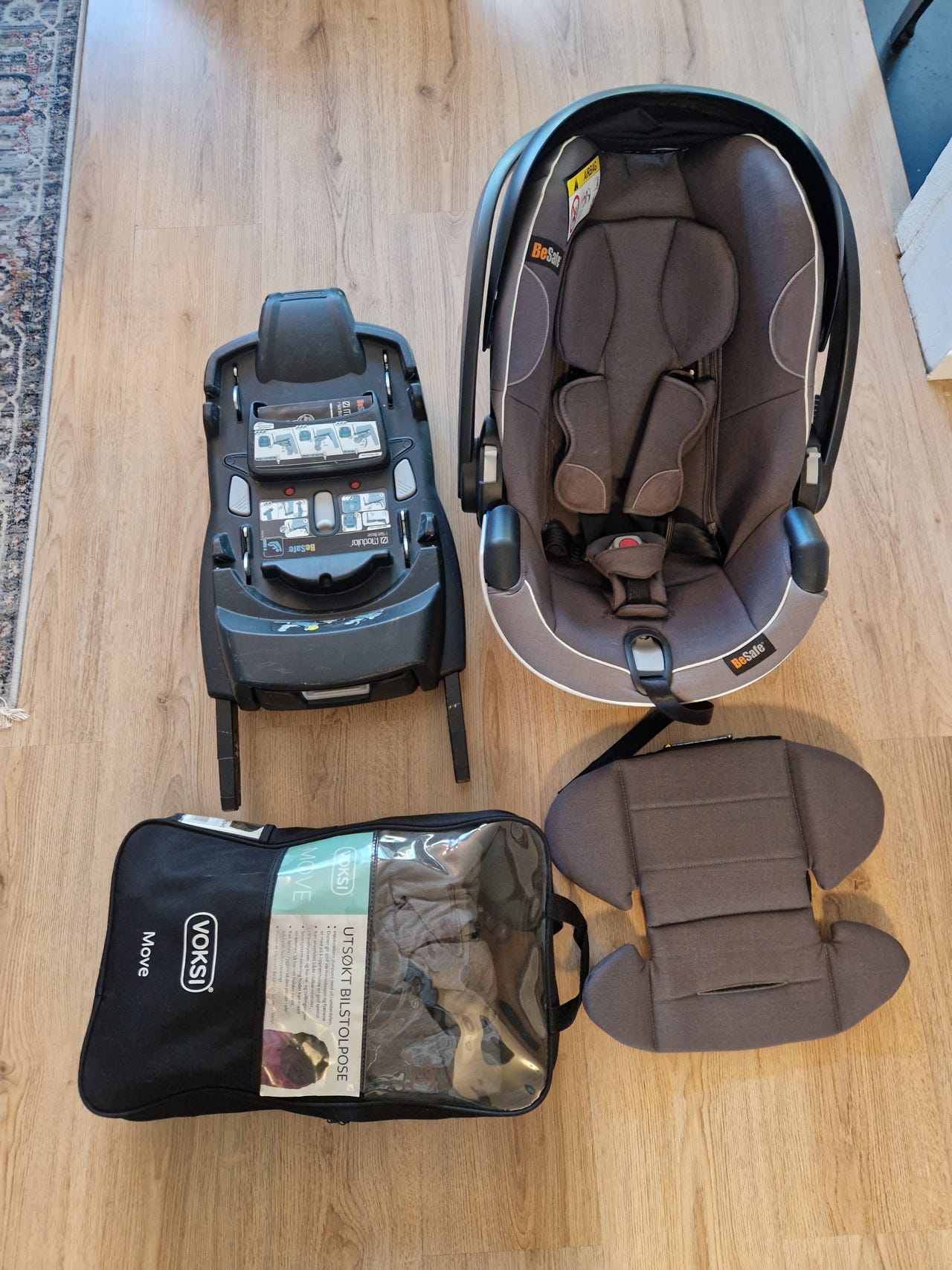Bilstol fra besafe med isofix base, nyfødtinnlegg og sovepose | FINN-torget