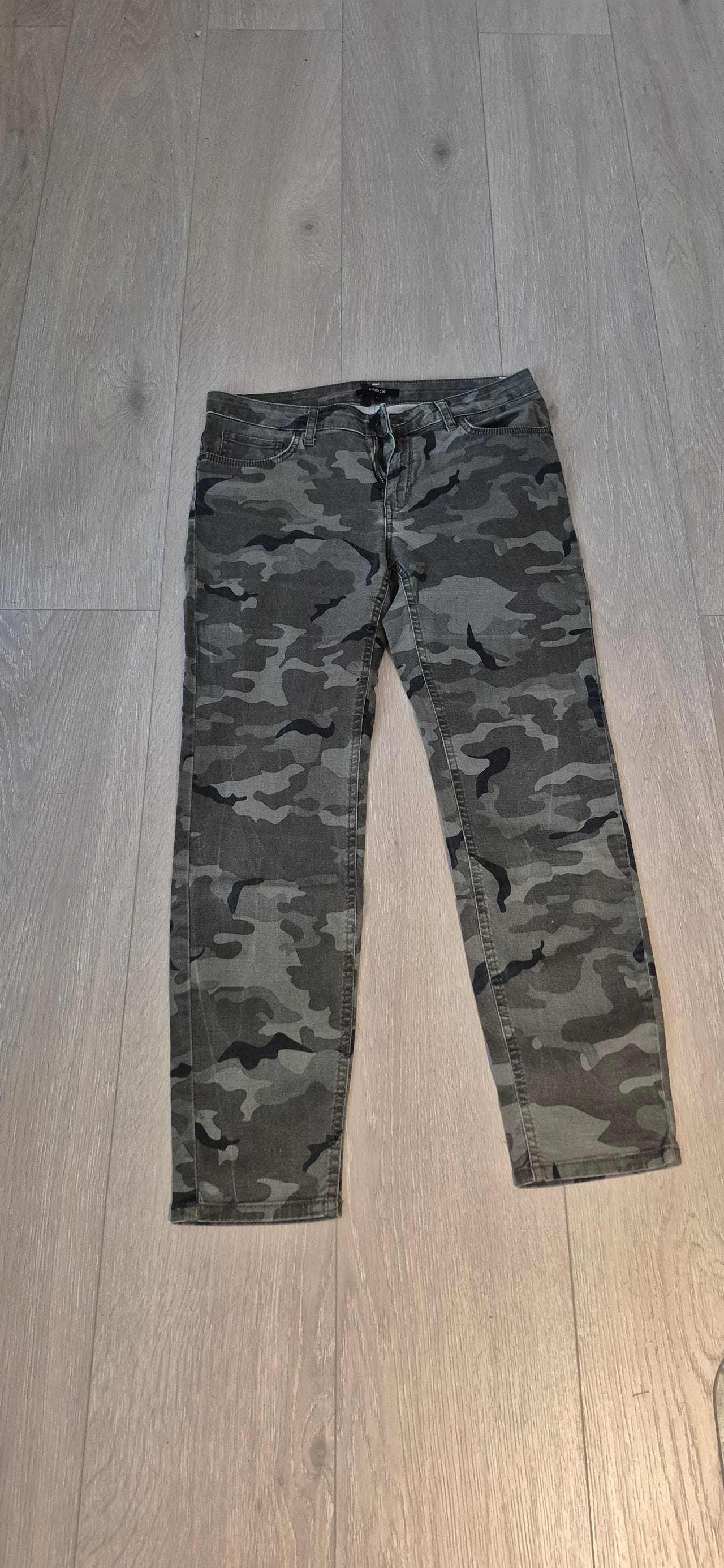 Jeans army print | FINN-torget