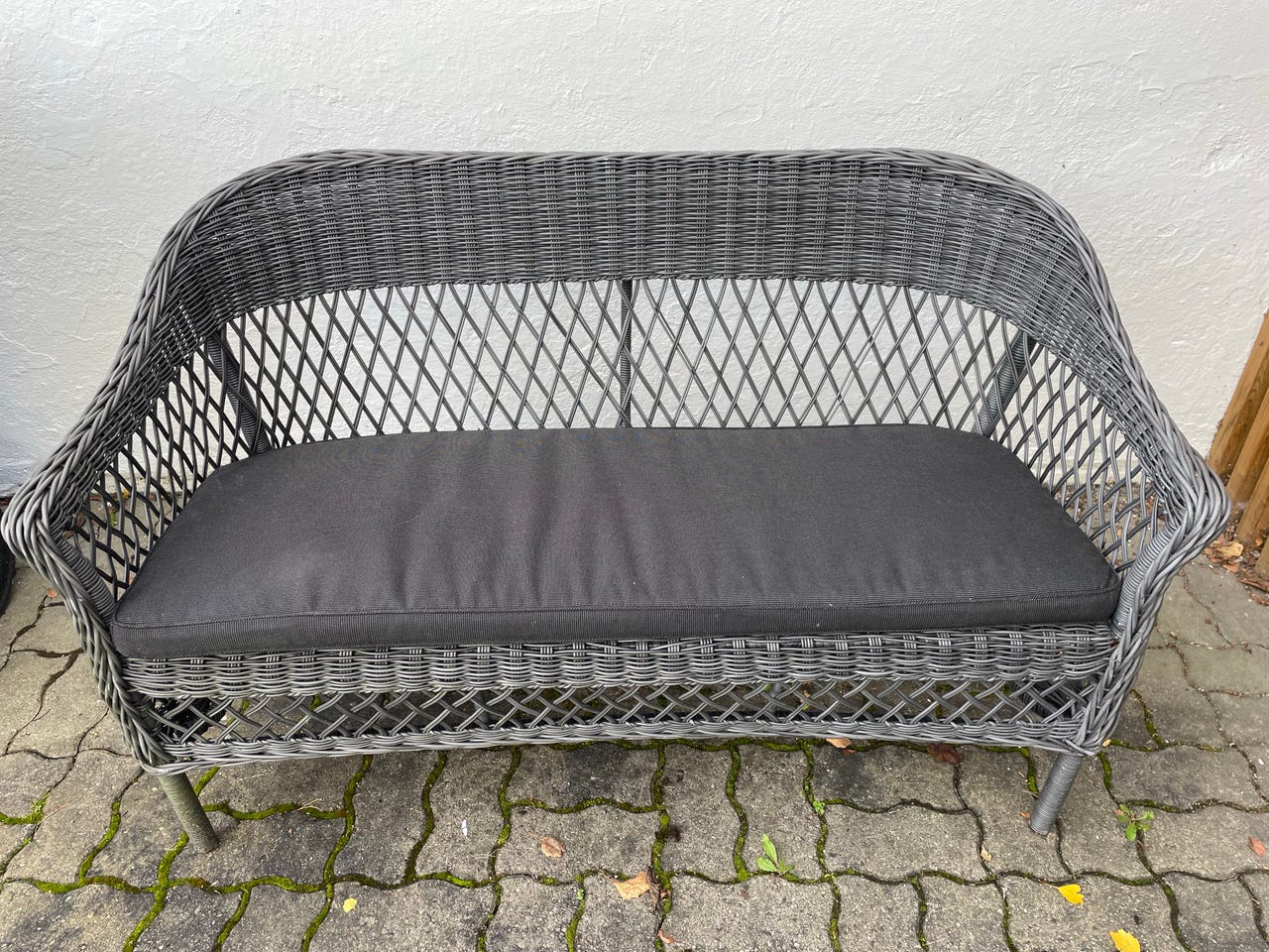 Hage sofa i rotting | FINN-torget