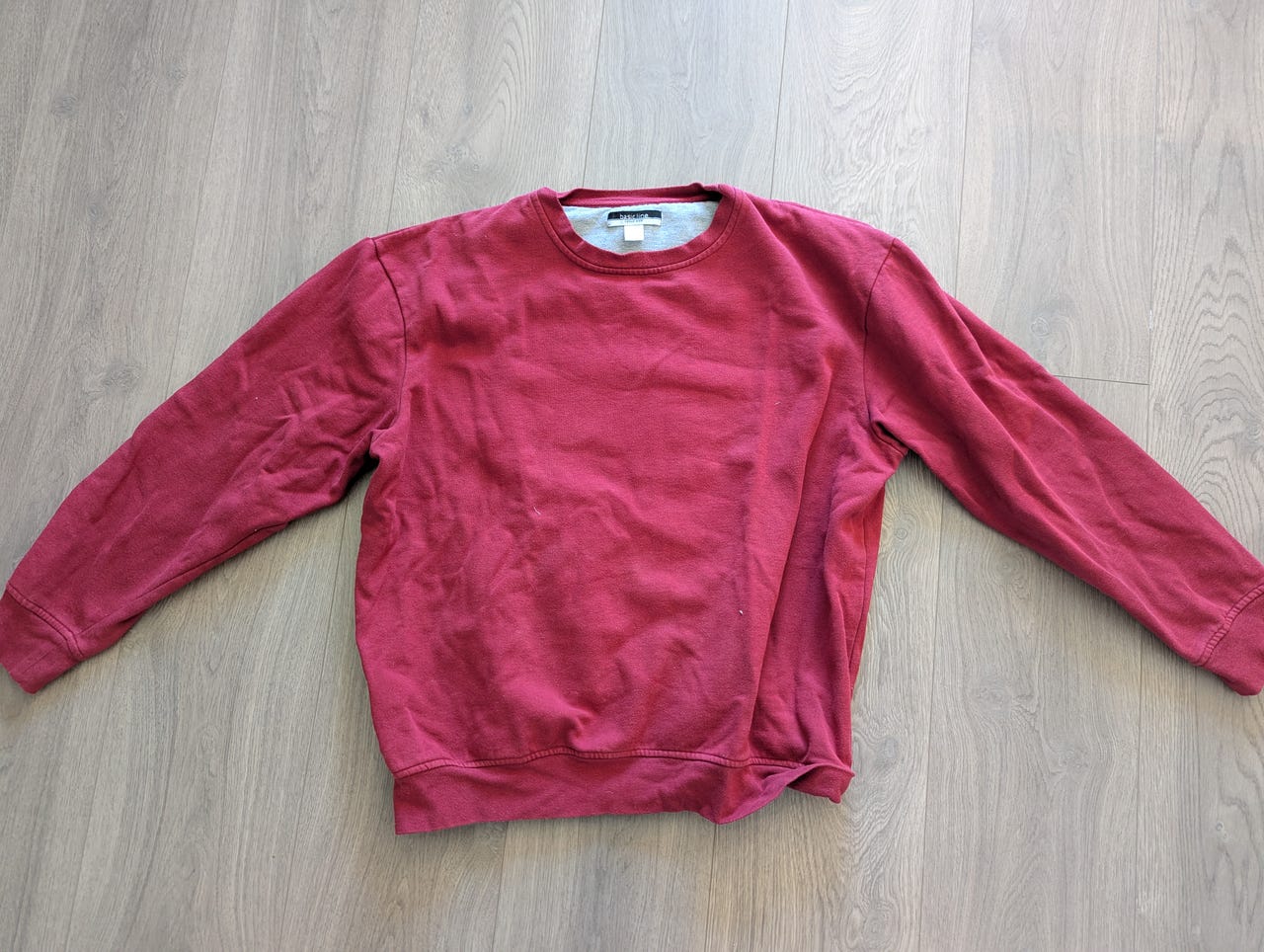 Vintage Rød Trøye - Basic Line Casual Wear | FINN-torget