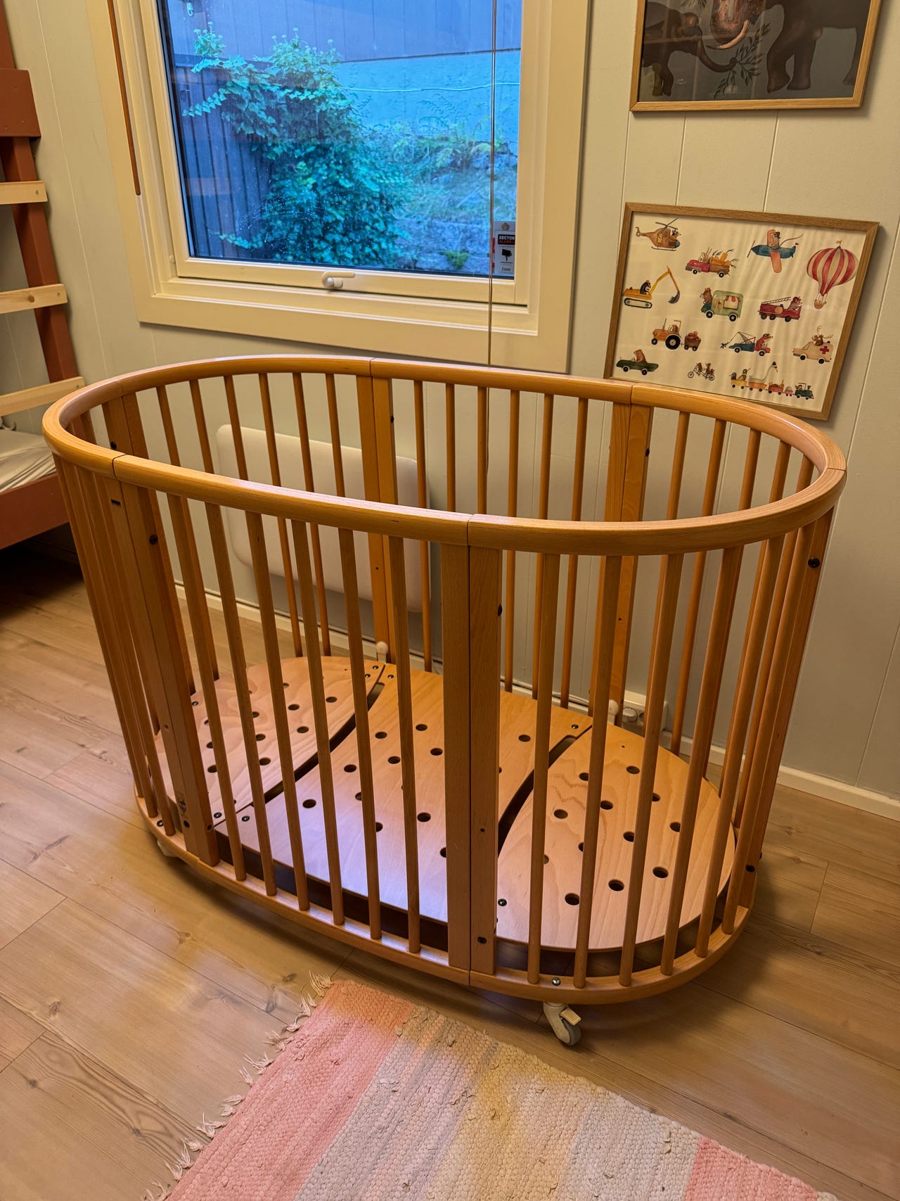 Stokke Sleepi V2 sprinkelseng i bøk | FINN-torget