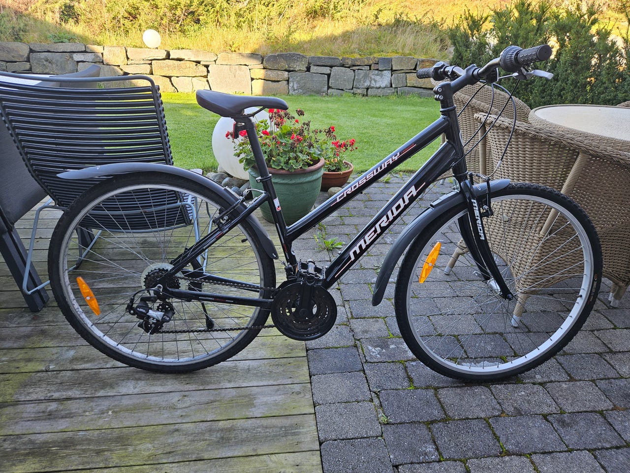 Merida Hybrid Dame Sykkel 46 cm svart | FINN-torget