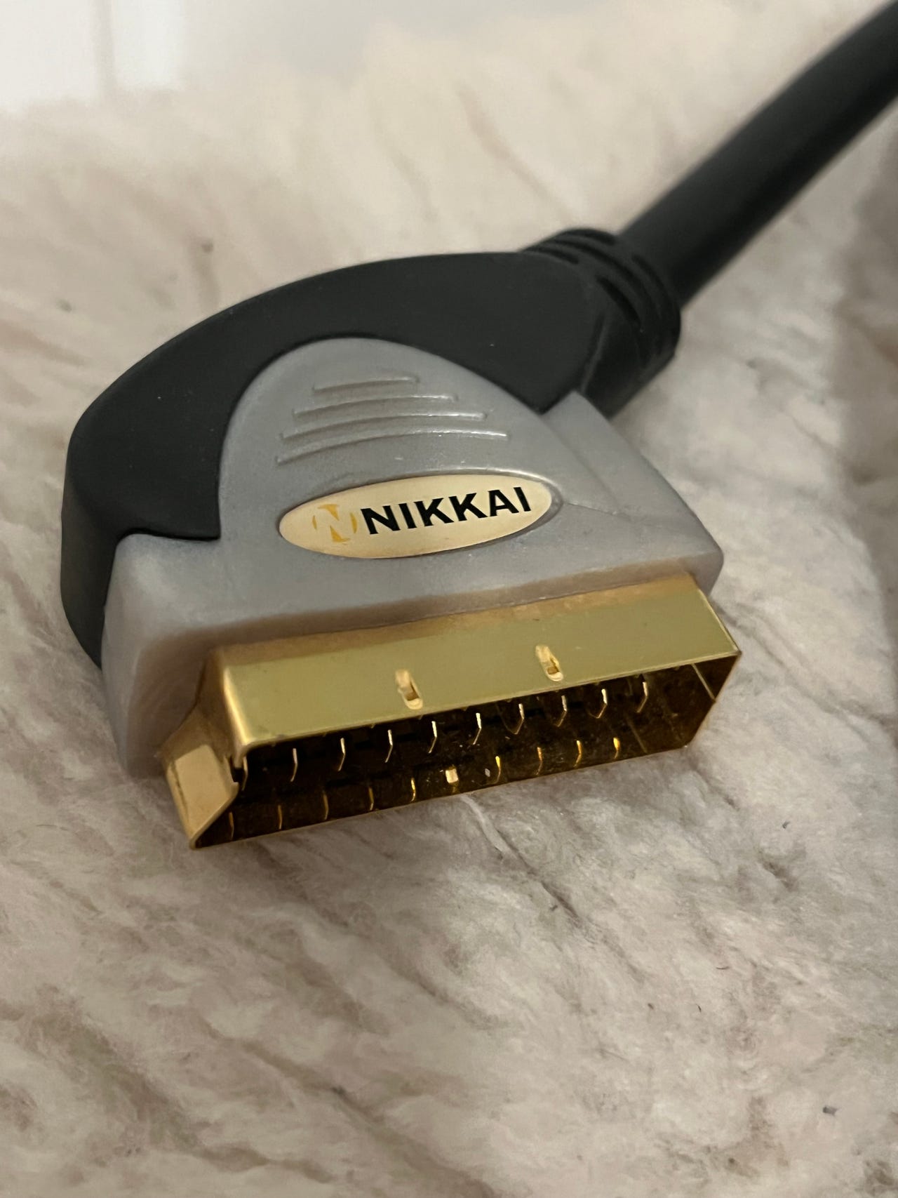 Nikkai gullbelagte SCART-kabler | FINN-torget