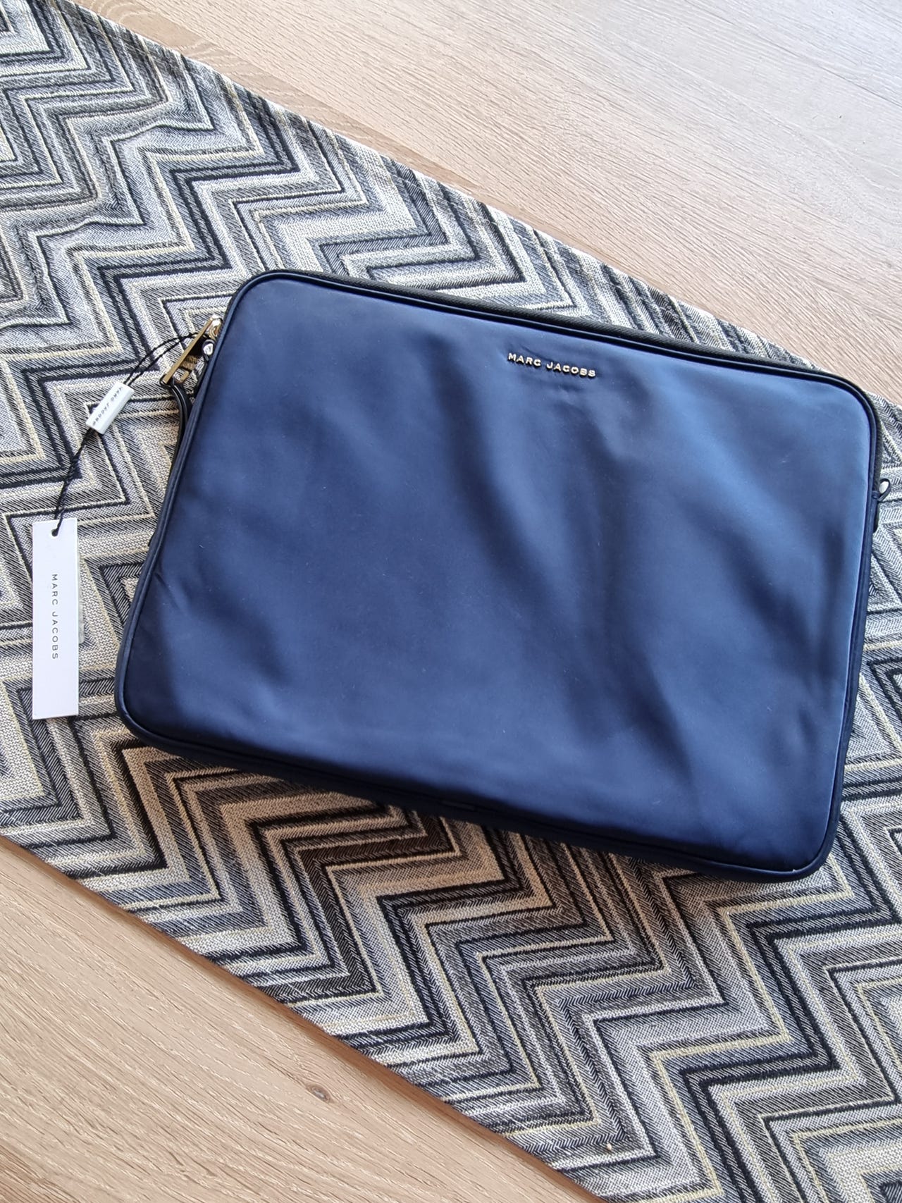 Marc Jacobs PC mappe i midnight blue | FINN-torget