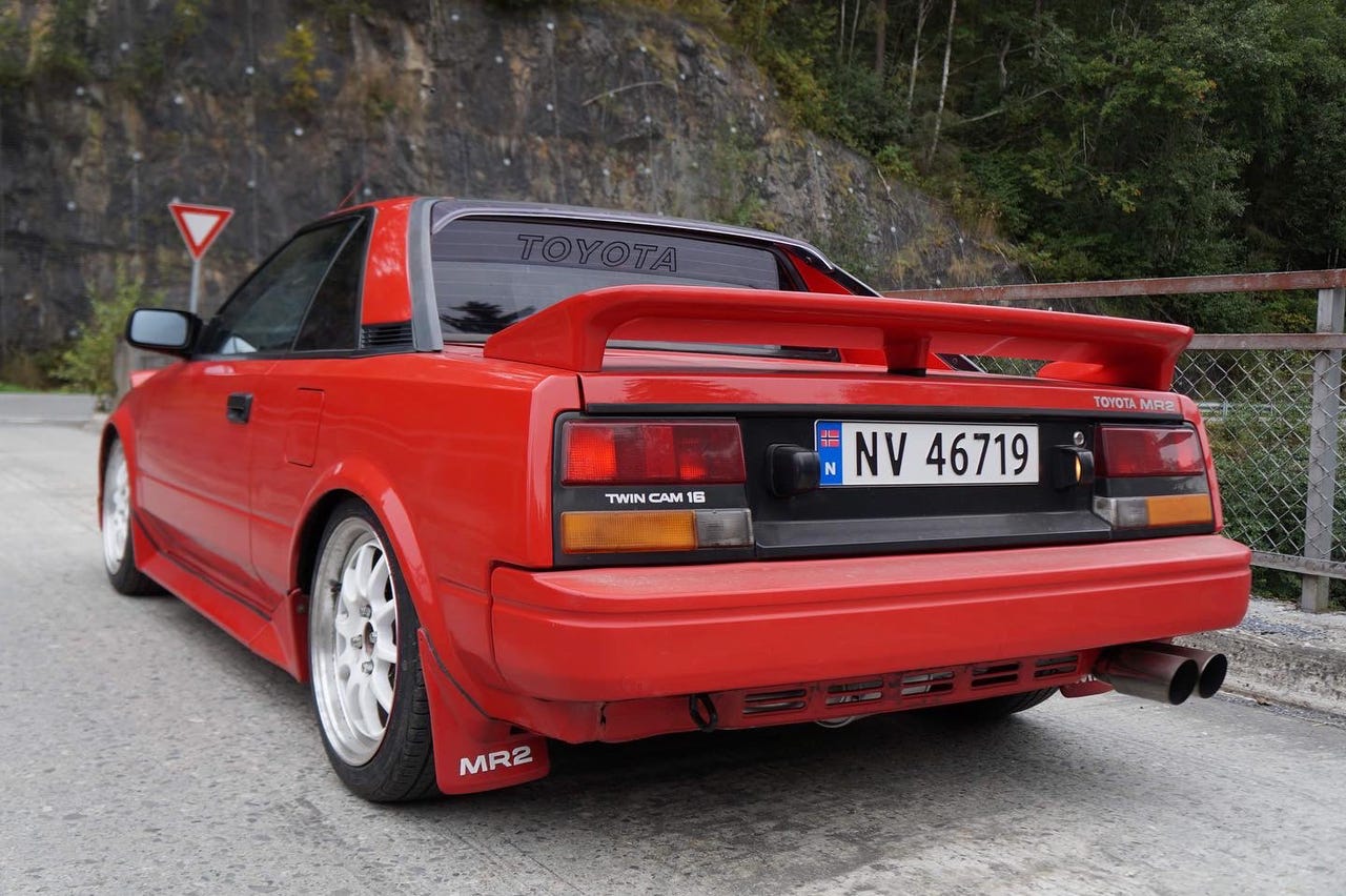 Toyota mr2 mk1/aw11 komplette baklykter og bak panel | FINN-torget
