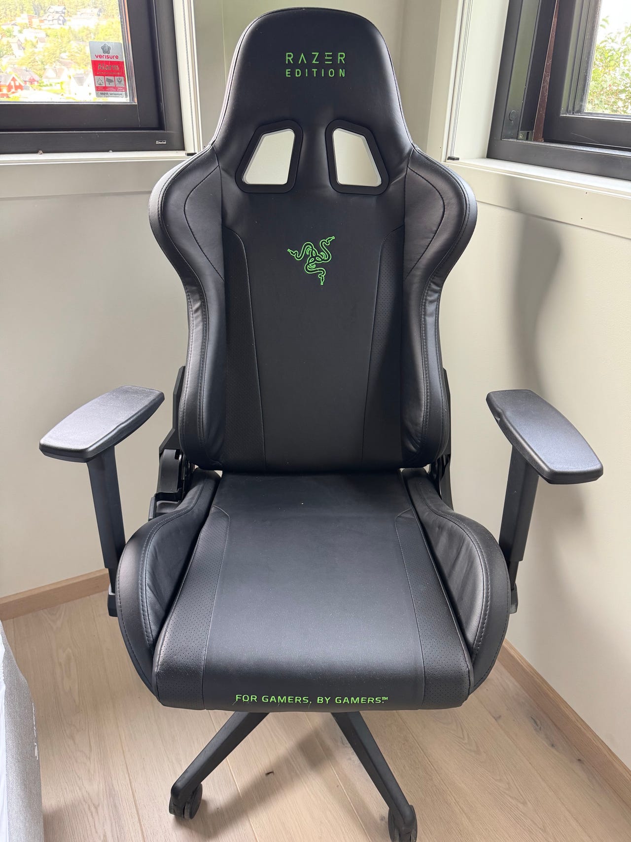 Razor Edition Gaming stol- selges billig- pent brukt | FINN-torget