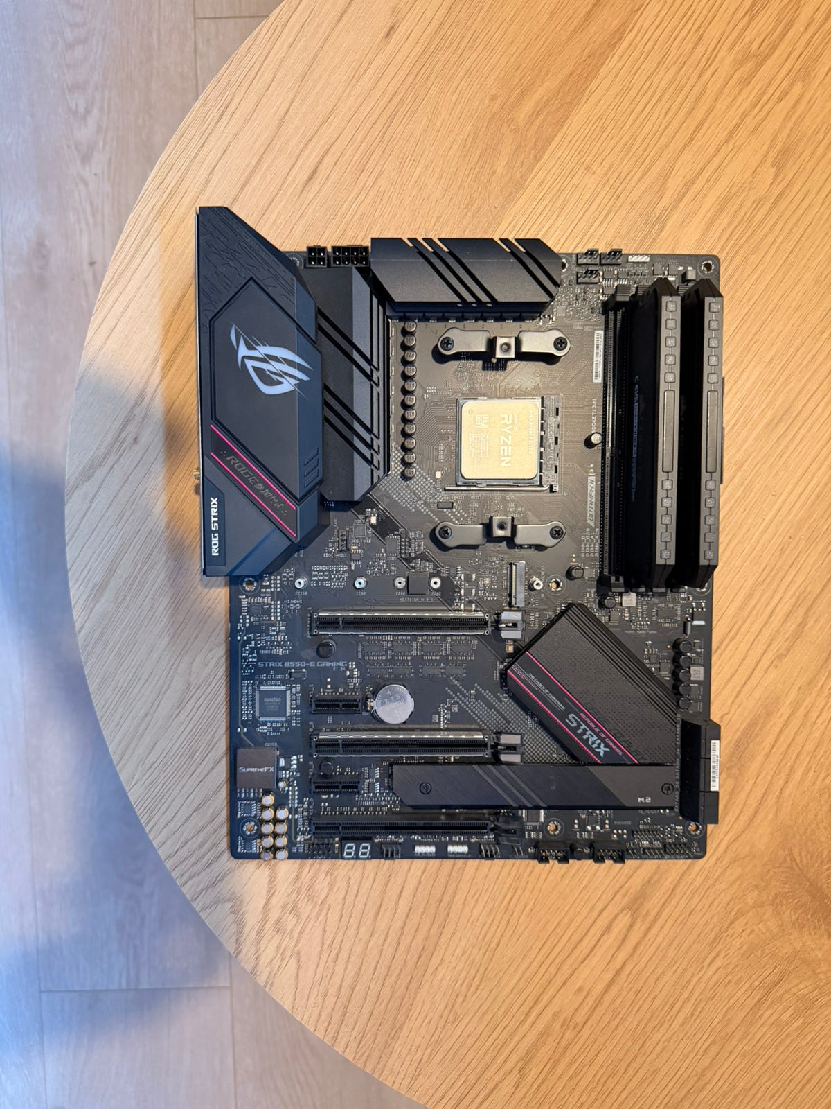 AMD Ryzen 9 5950X CPU, ASUS ROG Strix B550-E og Corsair Dominator RGB DDR4 | FINN-torget