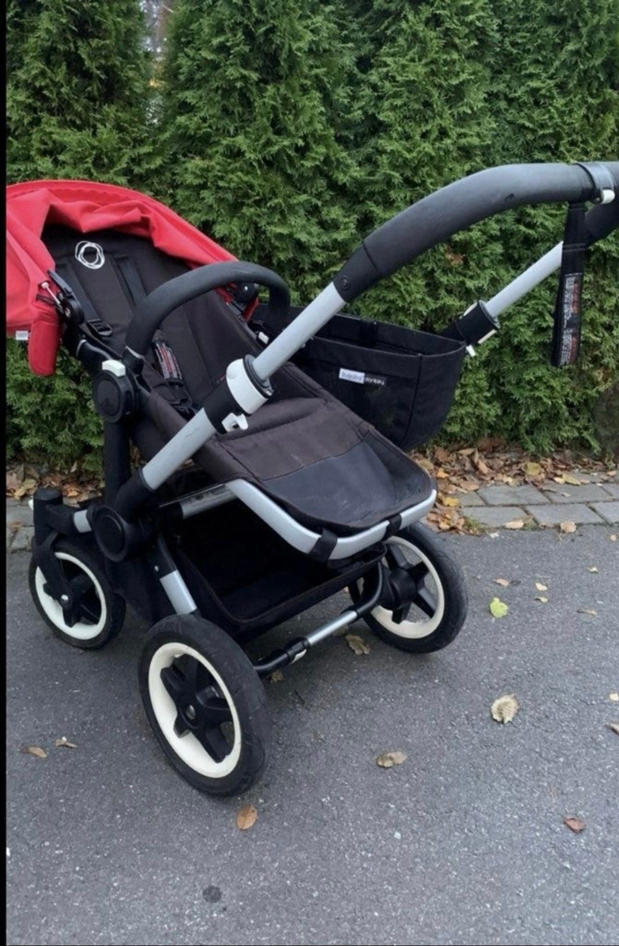 Bugaboo Duo Trillevogn Rød og svart | FINN-torget