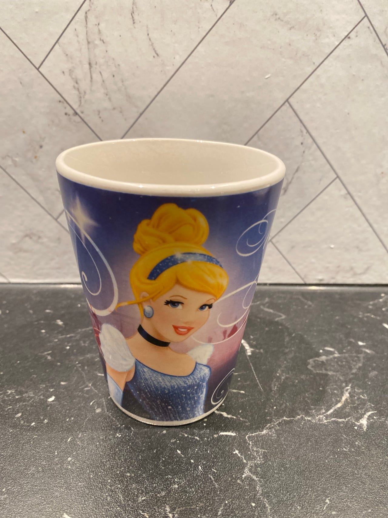 Lilla Disney krus av Askepott | FINN-torget