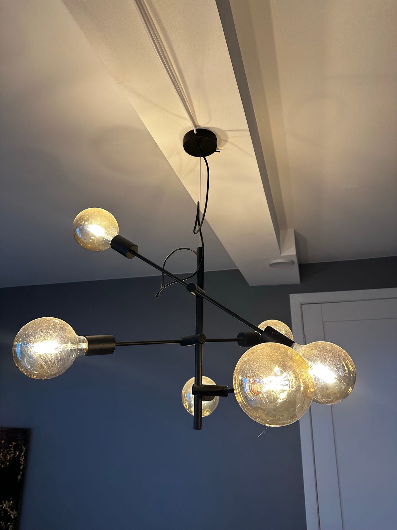 Sort taklampe | FINN-torget