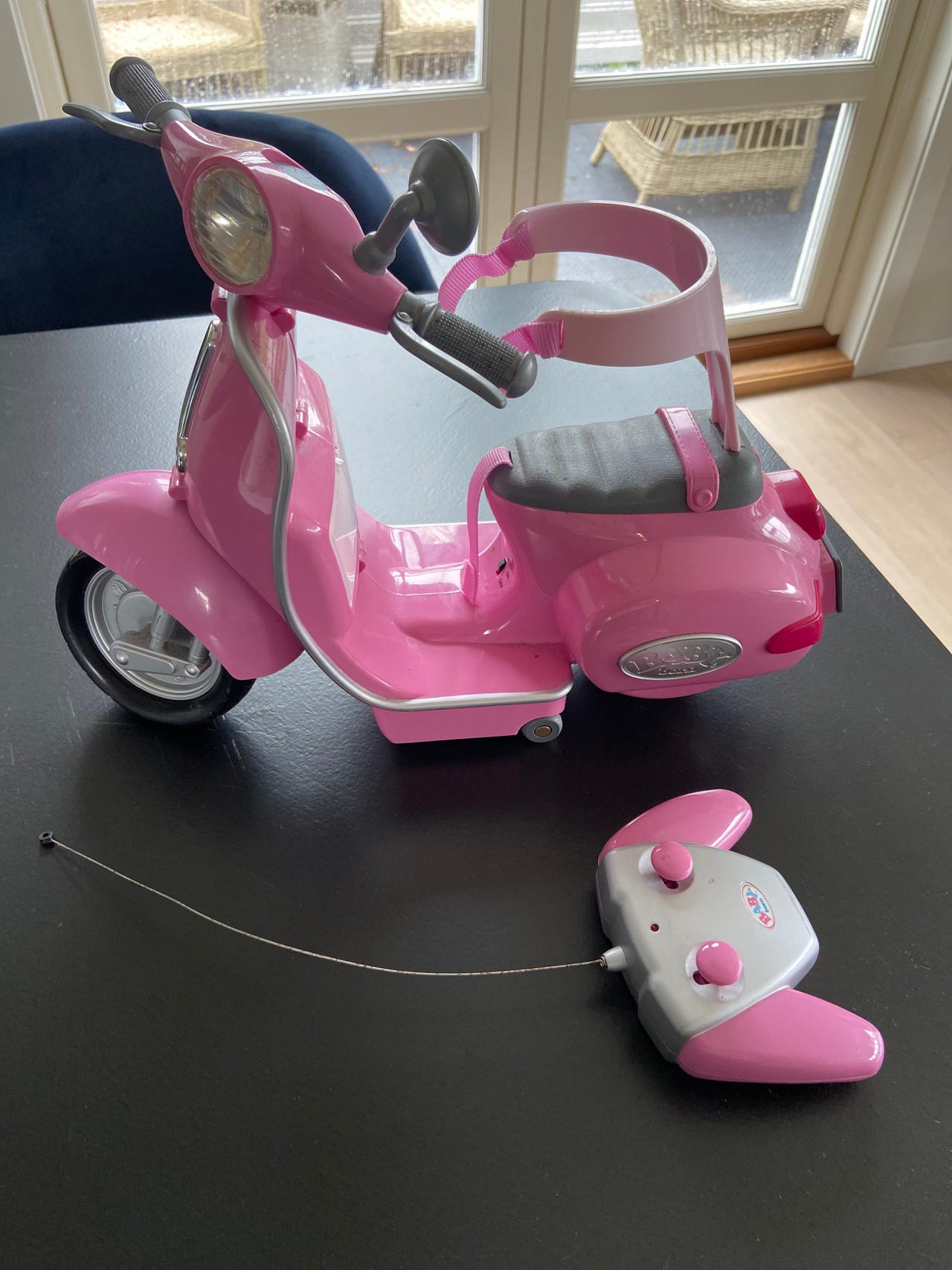 Baby Born Elektrisk Scooter for Barn Rosa med Fjernkontroll | FINN-torget