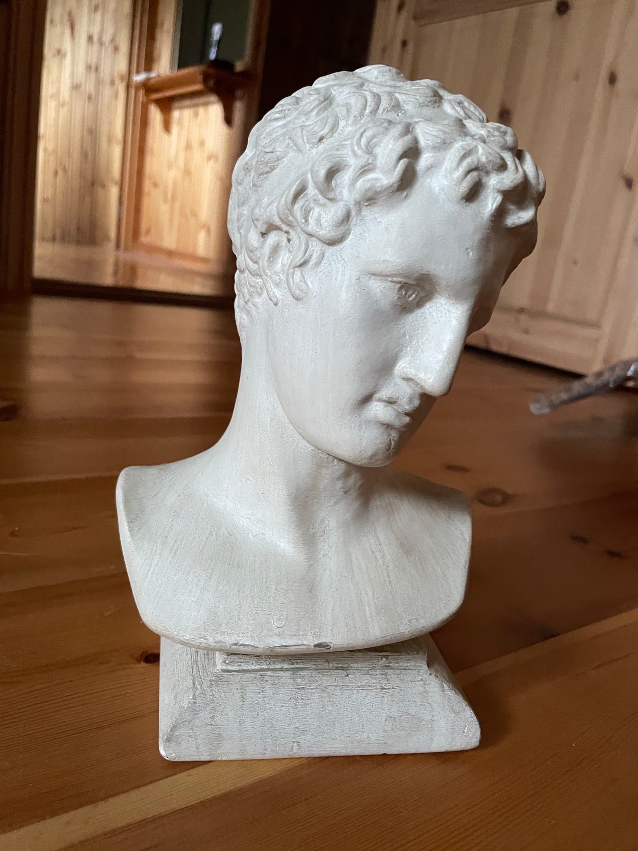 Ukjent Klassisk Byste Skulptur Hvit Steinmateriale | FINN-torget