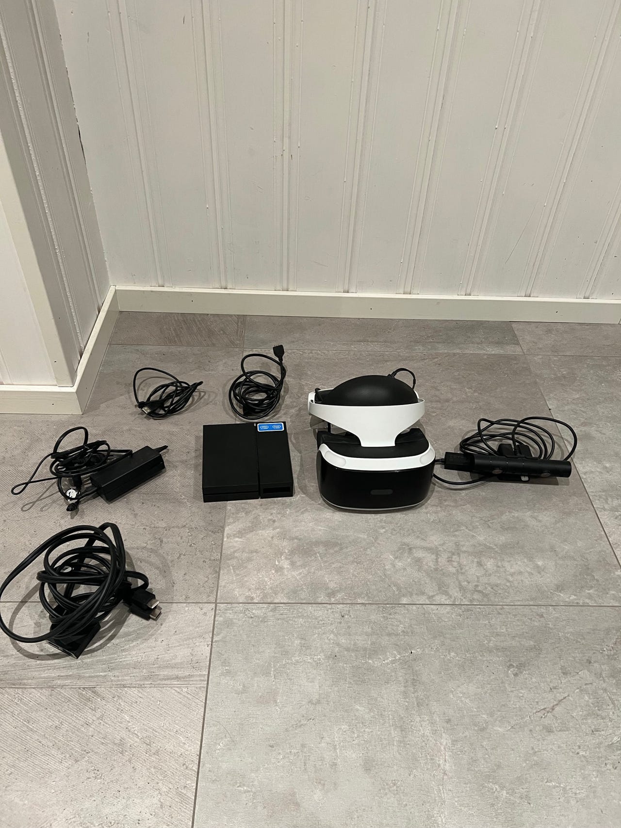 PlayStation VR med kamera og tilbehør – komplett pakke | FINN-torget