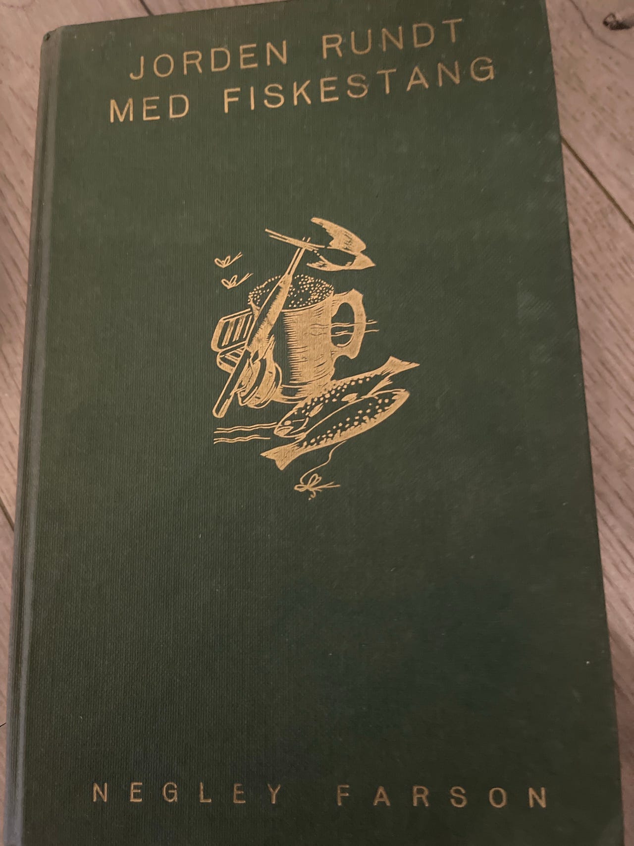 Jorden rundt med fiskestang – Negley Farson (Gyldendal, 1952) | FINN-torget