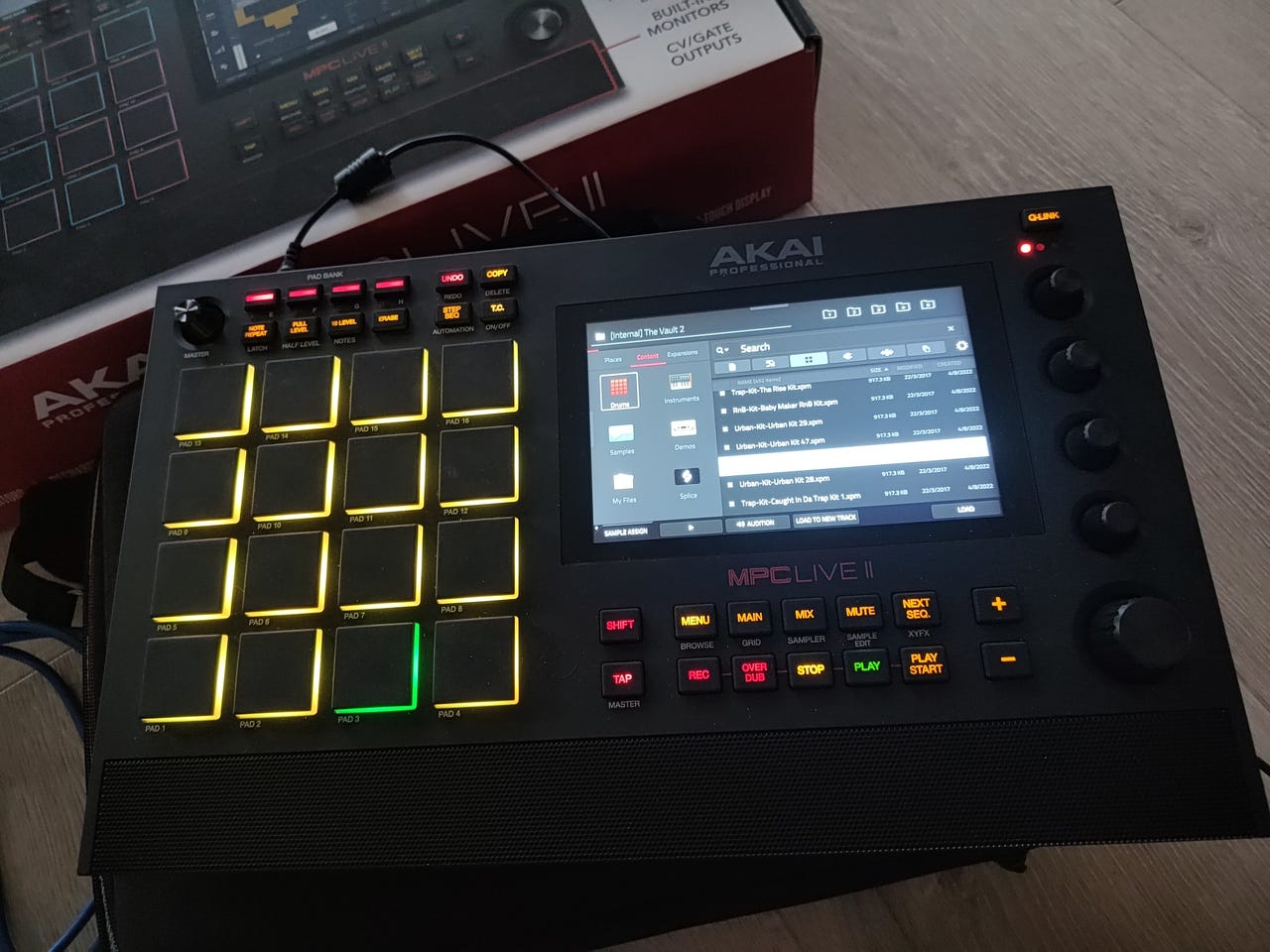Akai MPC Live II + 1TB ssd (Intern lagring) + bæreveske | FINN-torget