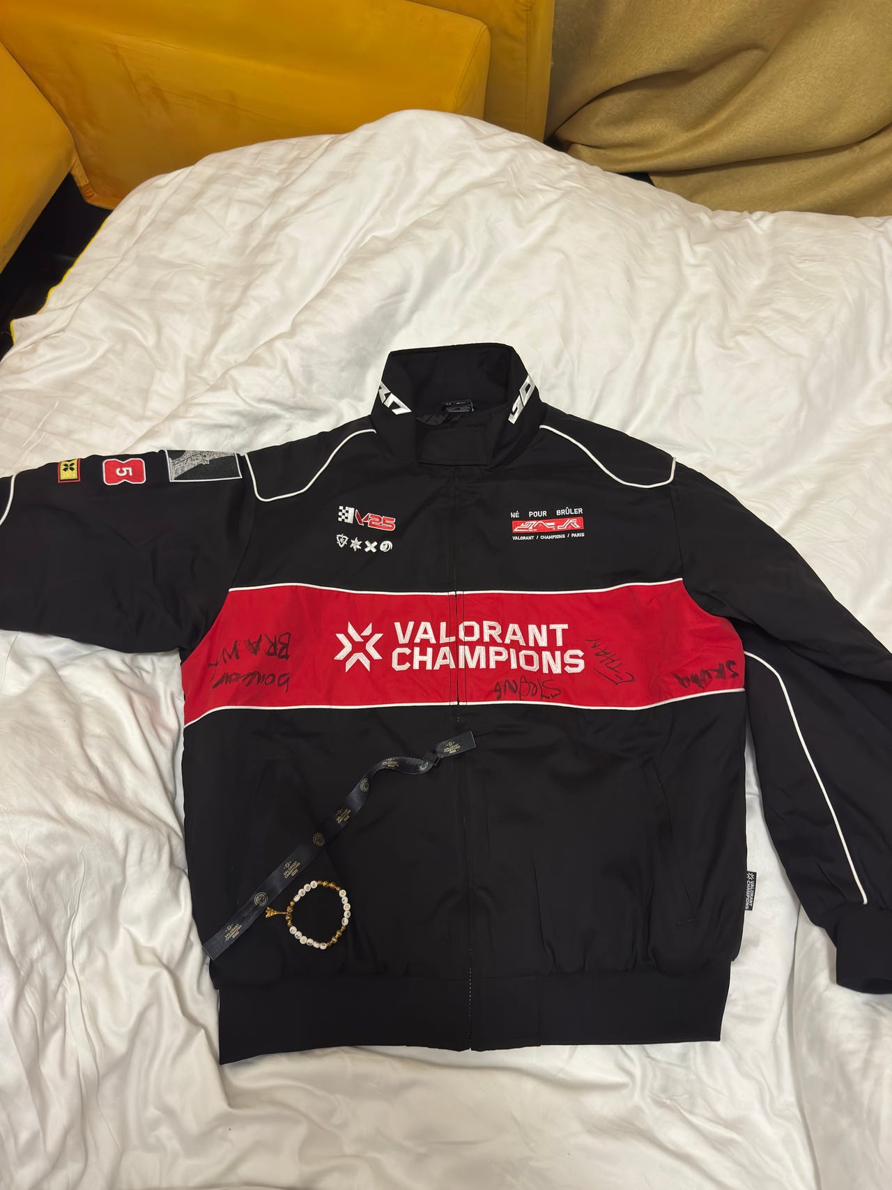 Valorant Champions Paris 2025 Jakke (autograf av NRG spillerene) | FINN ...