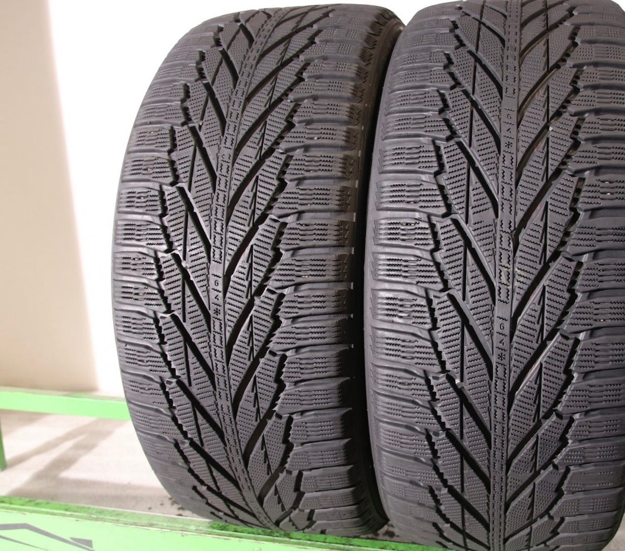 Dekk 235/40R18 | FINN-torget
