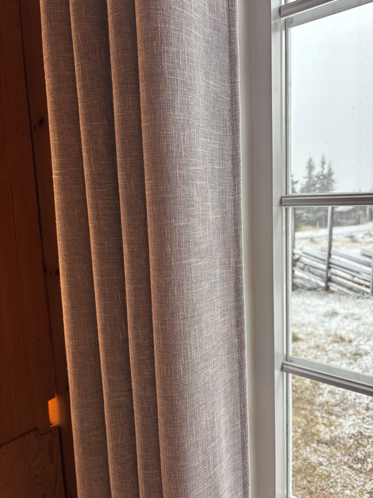 Gardiner lys grå lin-look | FINN-torget