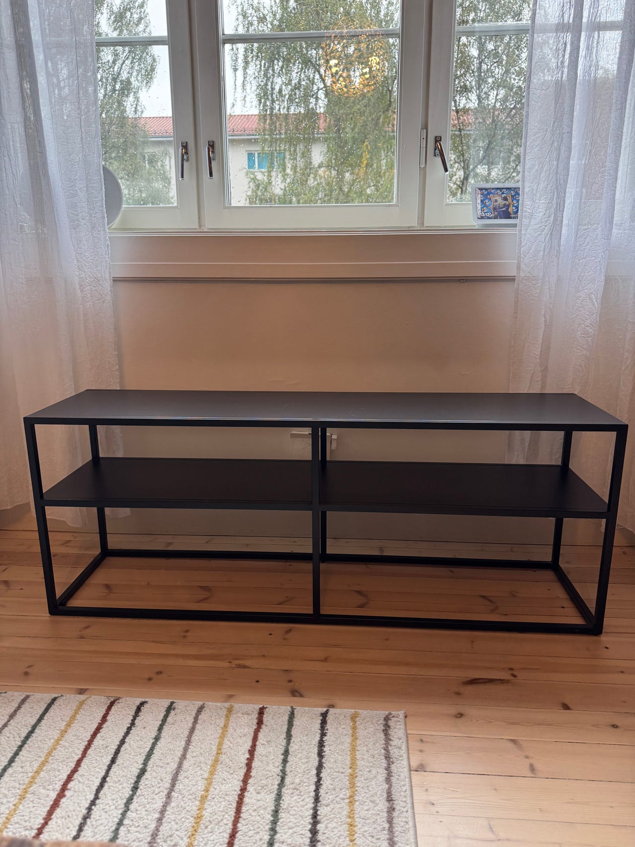 TV benk sort metall | FINN-torget