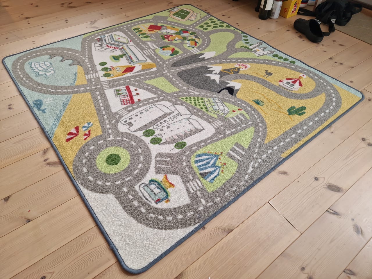 Stor IKEA lekematte bilmatte | FINN-torget