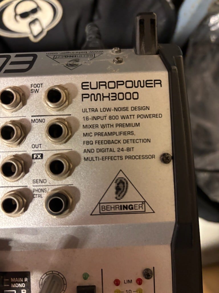 Behringer 8 kanals 800 Watt forsterker | FINN-torget