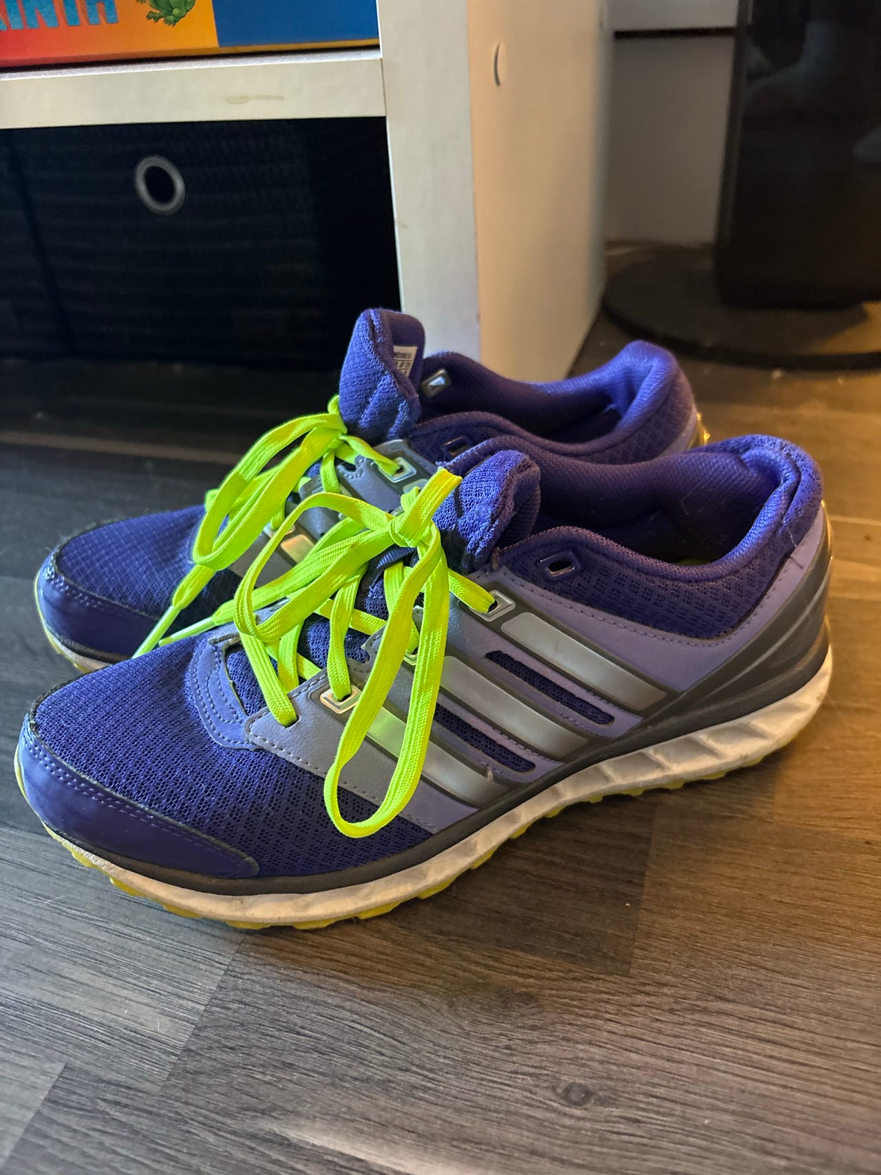 Retro Adidas Løping Sko Str 38 med gule Snøringer | FINN-torget