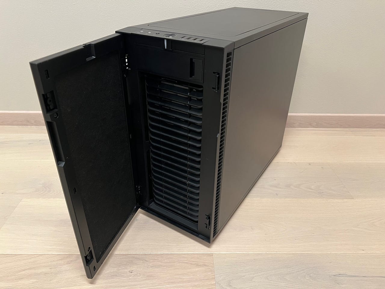 Fractal Design Define R6 (Sort) | FINN-torget