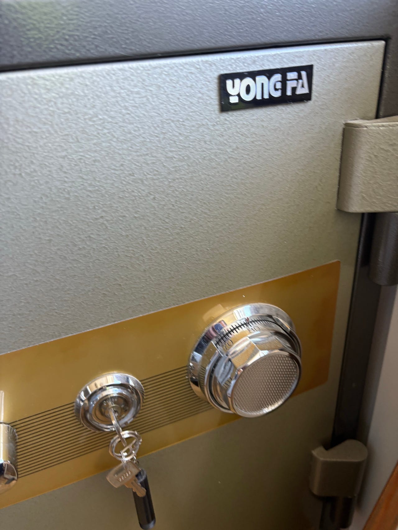 Yong Fa YB-600A Safe Safe med Nøkkel og Håndtak | FINN-torget