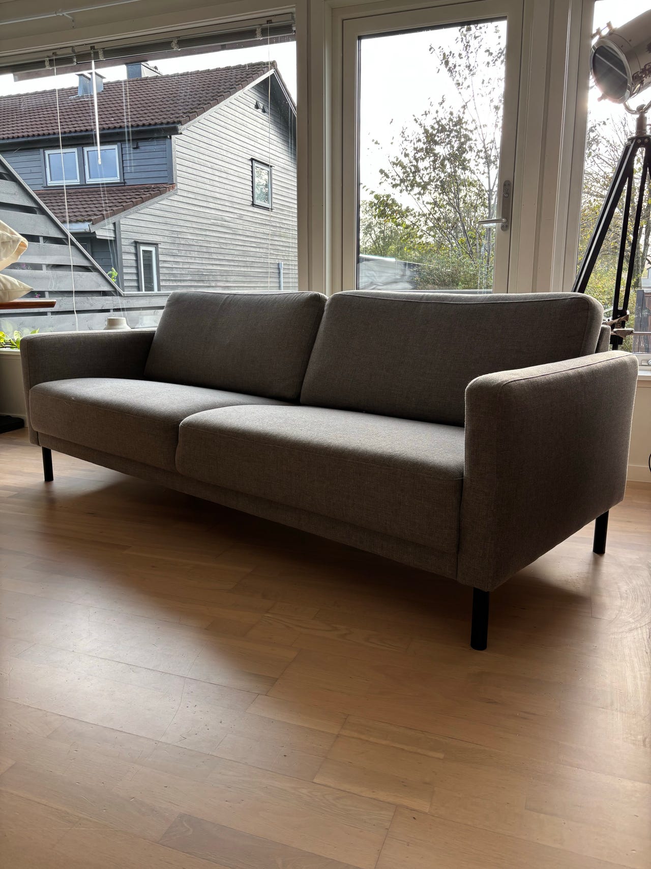 Lite Brukt Grå sofa (215cm) | FINN-torget