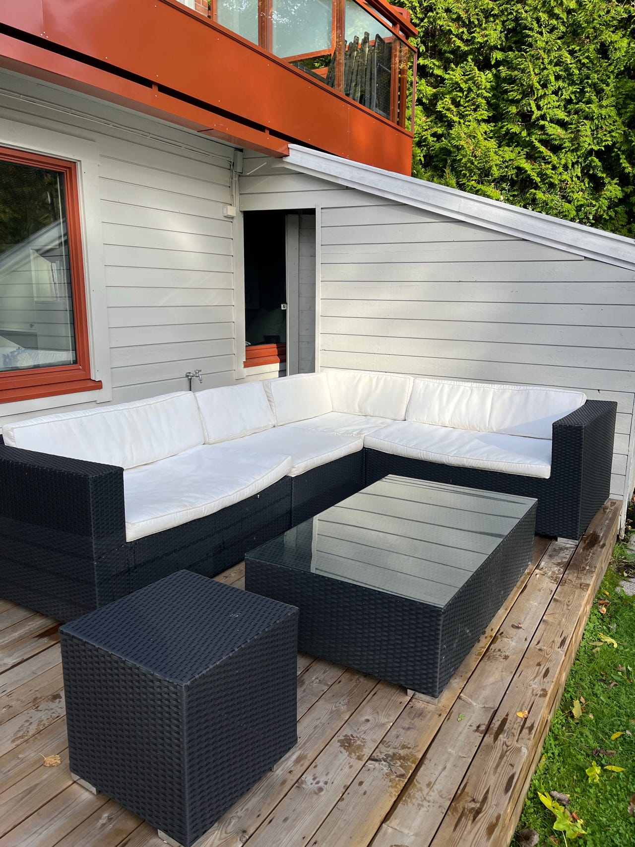 Stor sofagruppe i rotting 2.9 x 2.17m | FINN-torget
