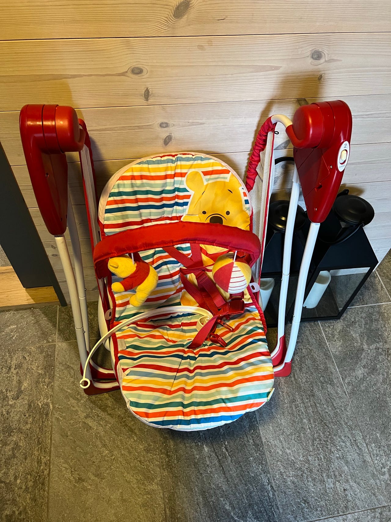 Vippestol til baby Ole Brumm | FINN-torget