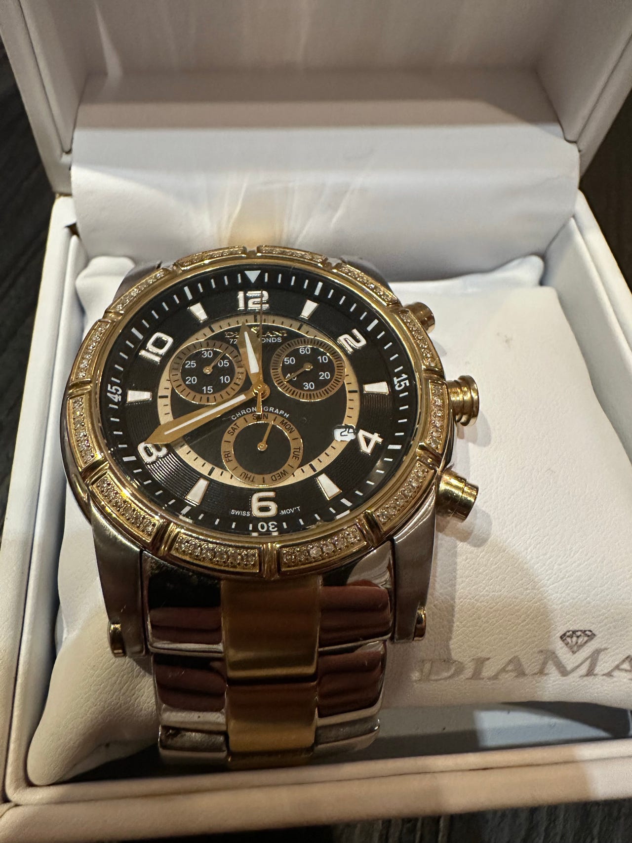 Diamani klokke med 72 diamanter. | FINN-torget