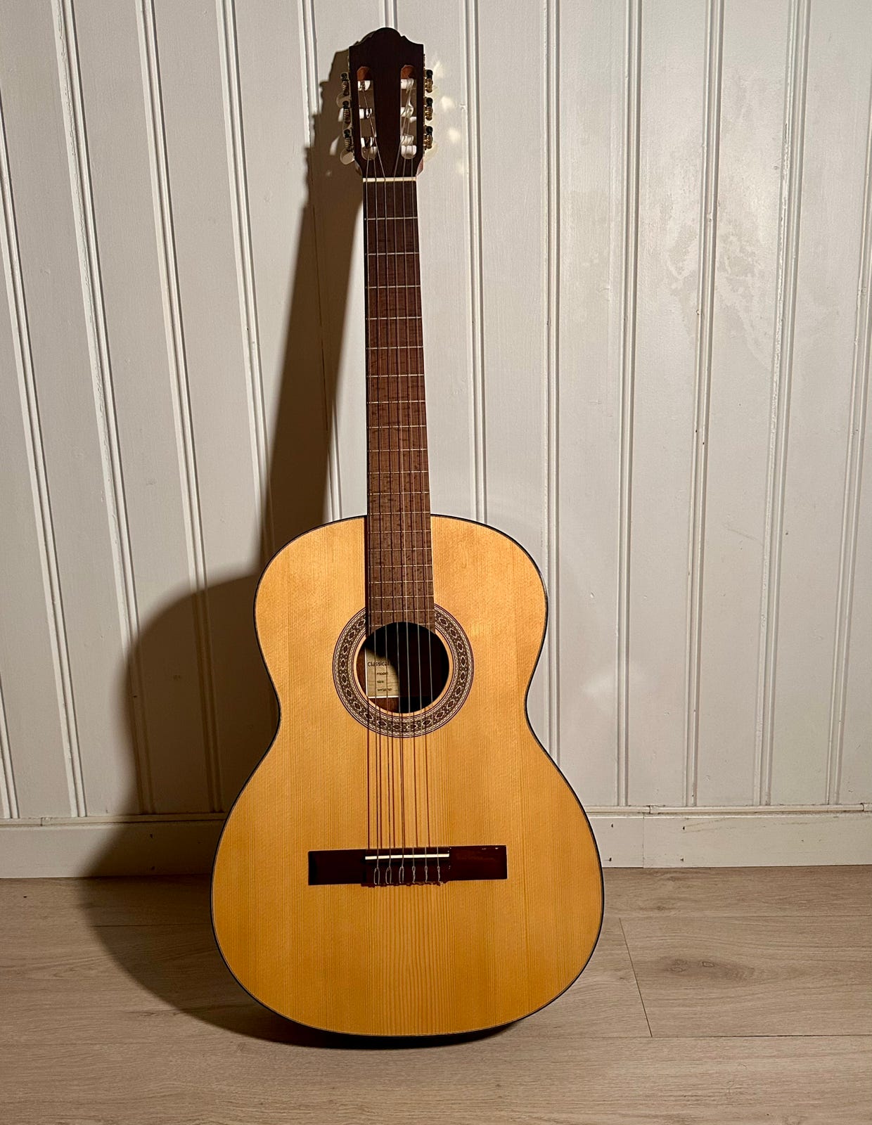 Strunal akustisk gitar | FINN-torget