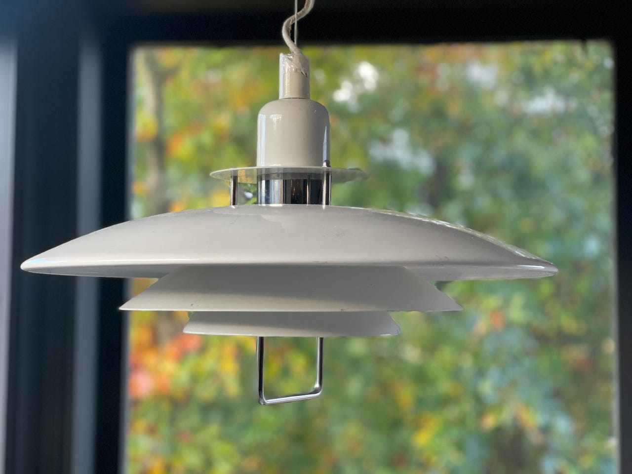 Belid Primus II pendel Ø43 – hvit/krom – svensk design | FINN-torget