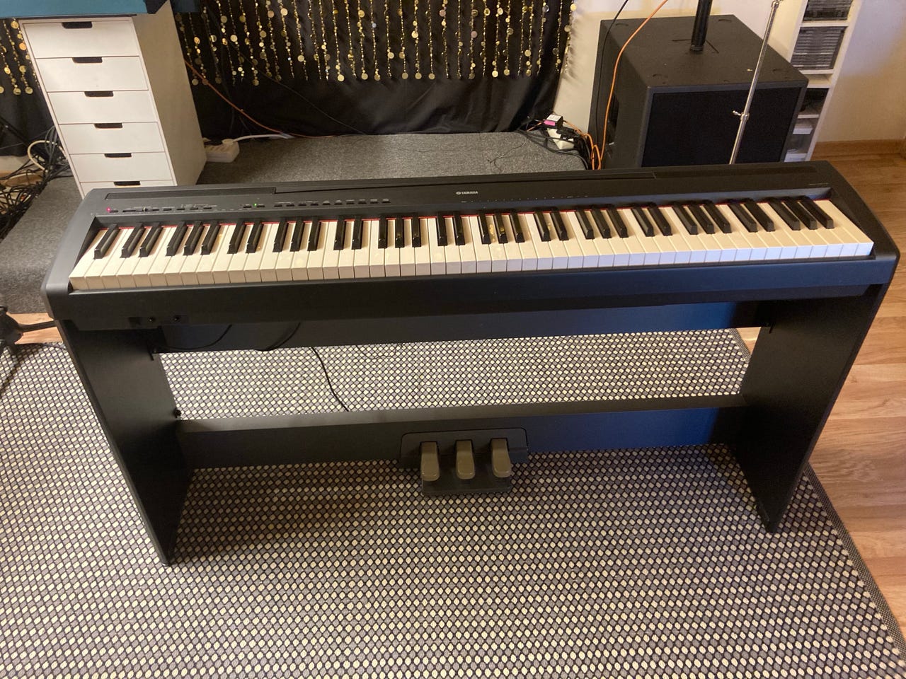 Yamaha P-95 Digital Piano Svart 88 tangenter | FINN-torget