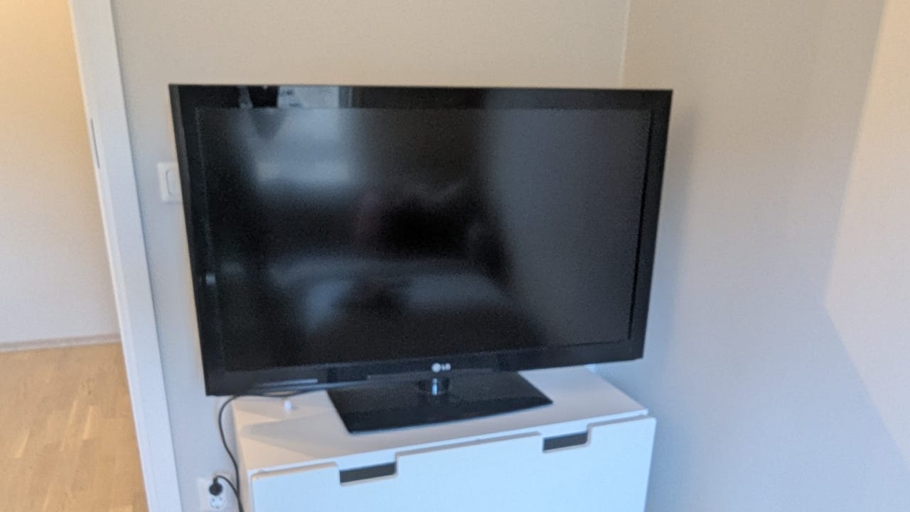 LG 42" 42LD550 Full HD (2010) — fungerer fint / fjernkontroll medfølger ...