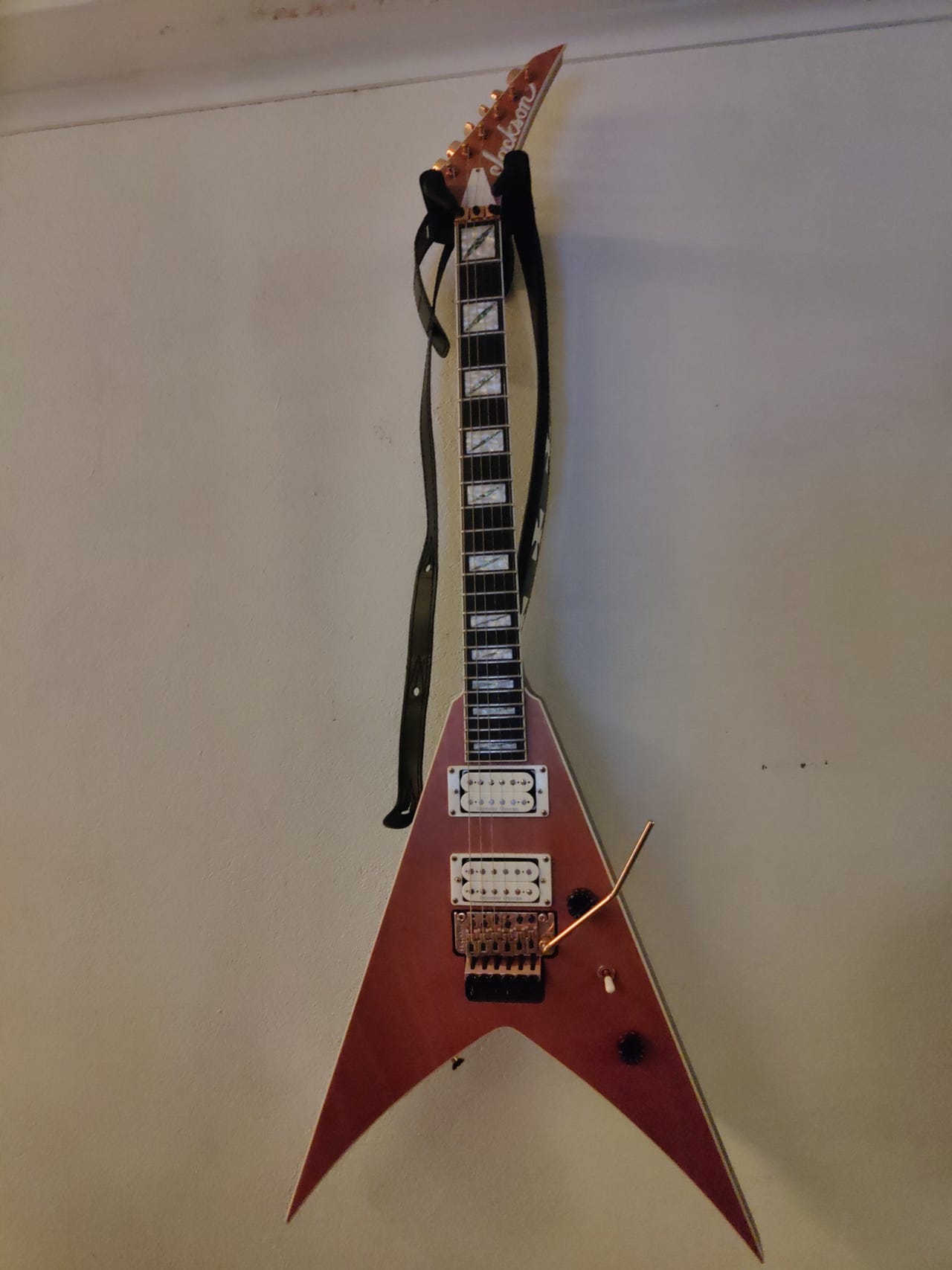 Jackson Pro Series elektrisk V-form gitar | FINN-torget