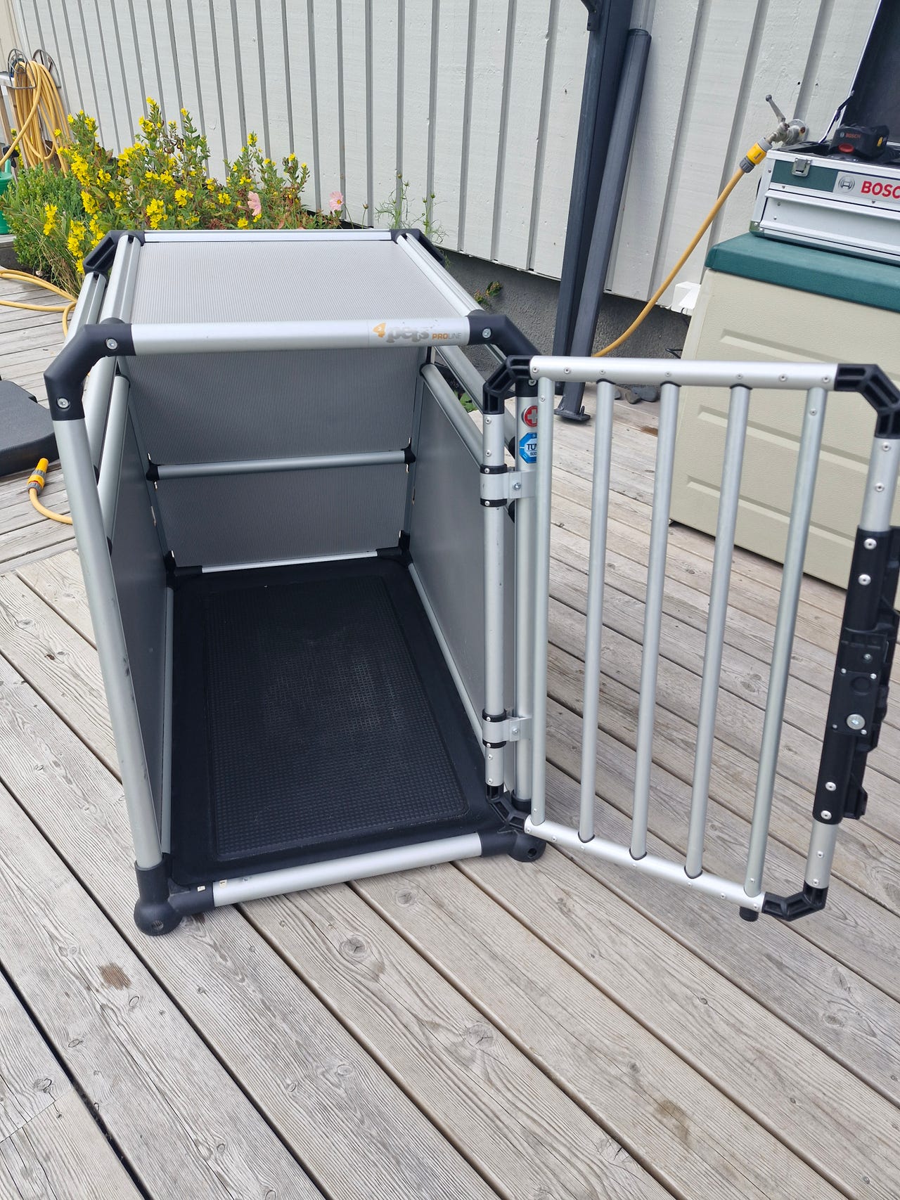 Proline Dog Box M transportbur for hund i aluminium og plast | FINN-torget