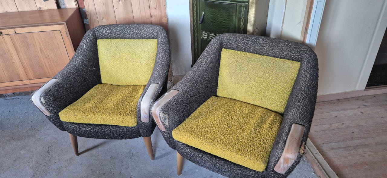 2 stoler, sofa mangler sitteputer. | FINN-torget