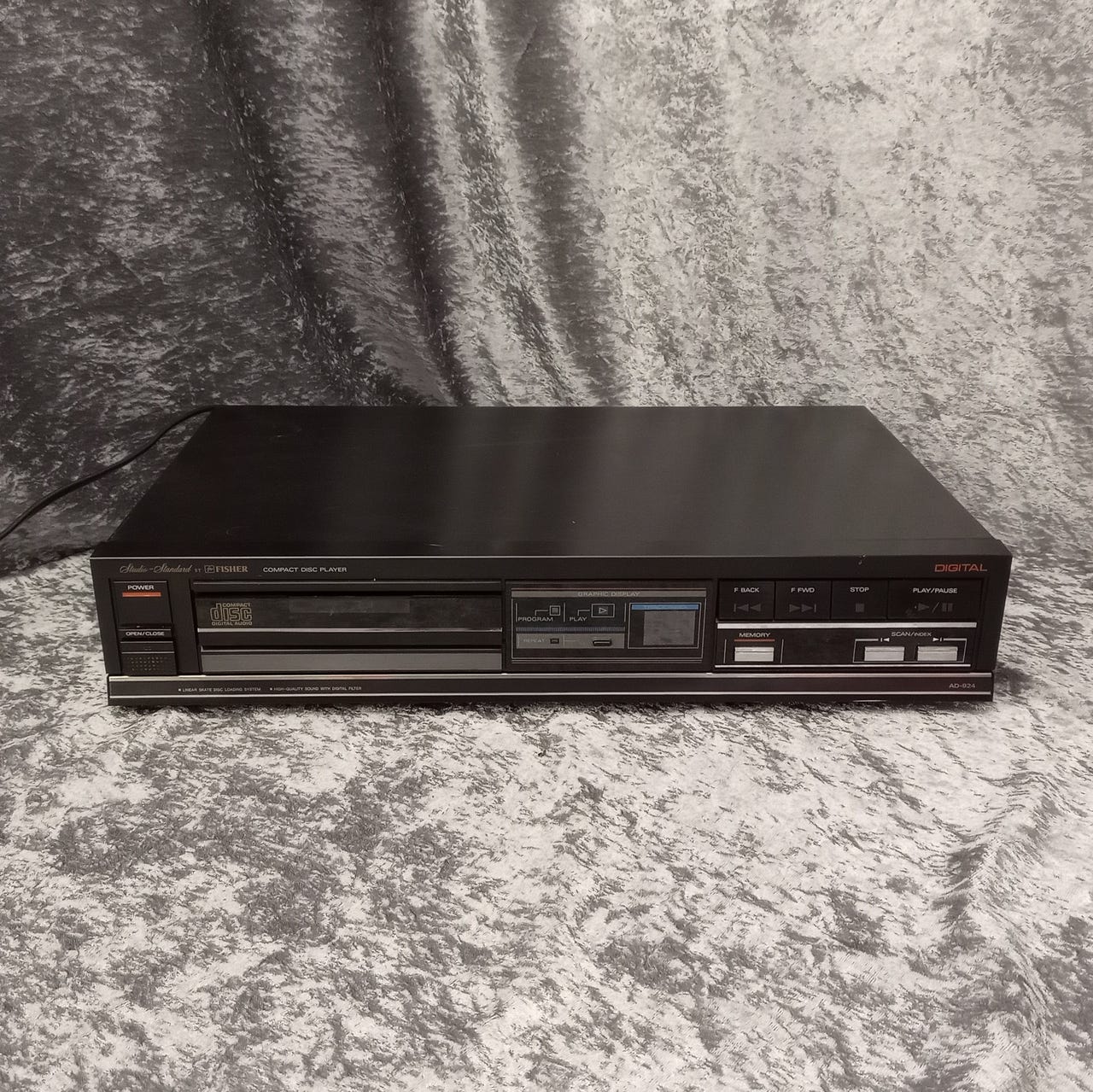 Fisher Studio Standard Compact Disk Player AD-924 | FINN-torget