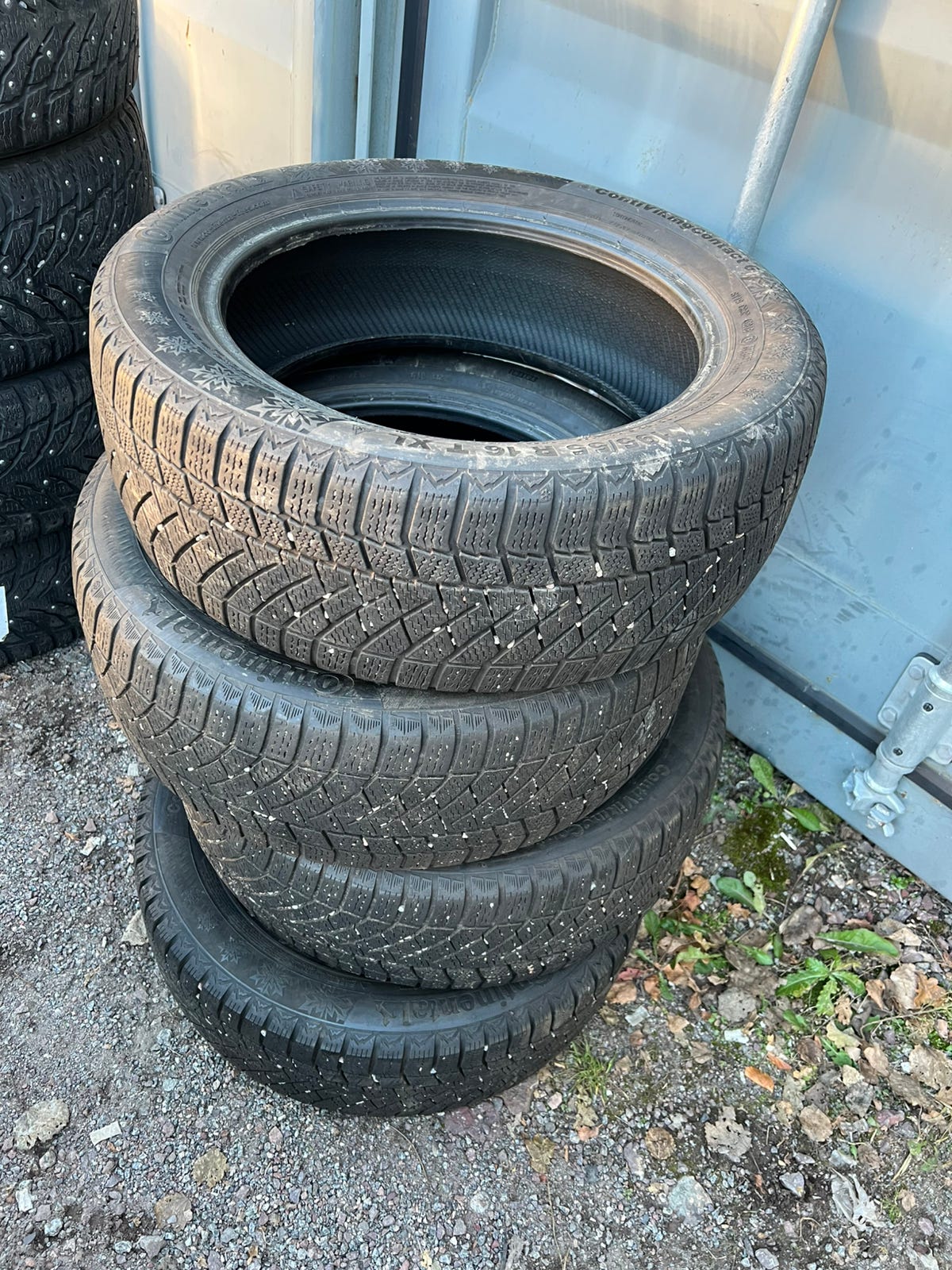Brukte og nye vinterdekk – pigg og piggfri – selges billig | FINN-torget