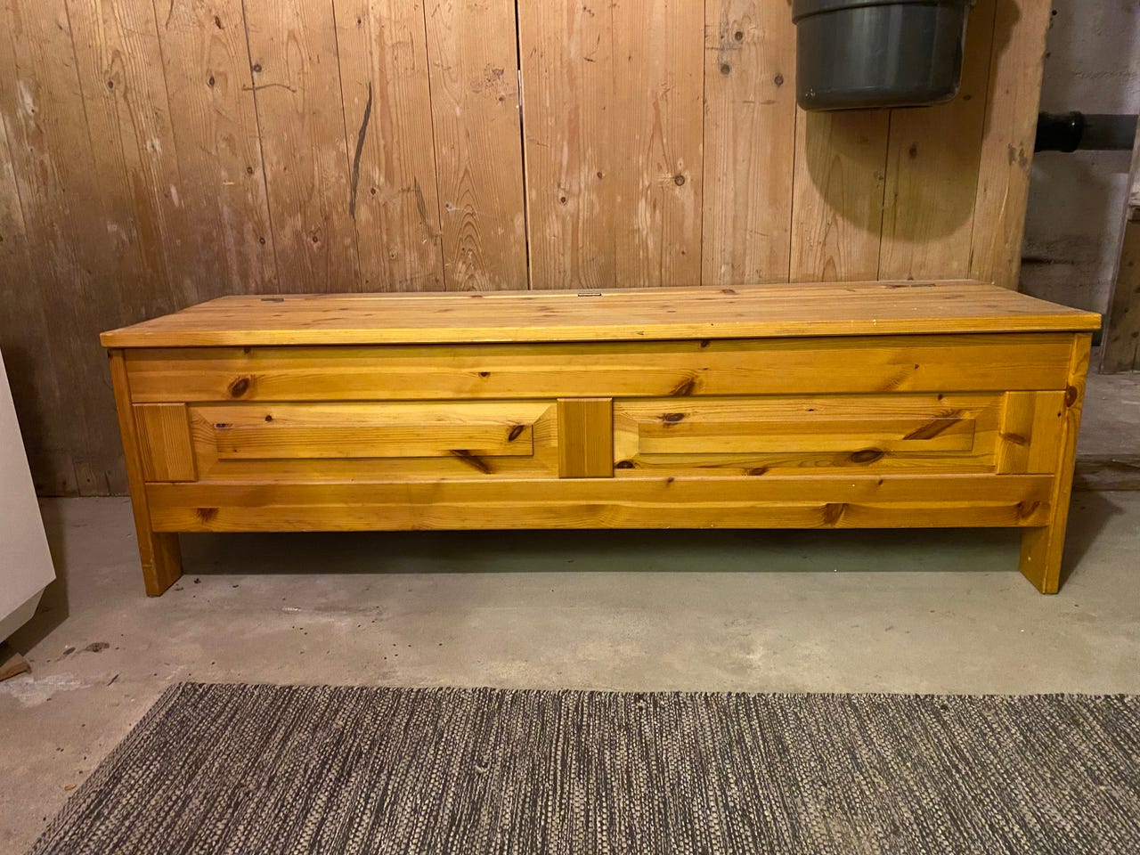 Sittebenk med oppbevaring lengde 145 ,høyde 45 cm og dybde 45 cm | FINN ...