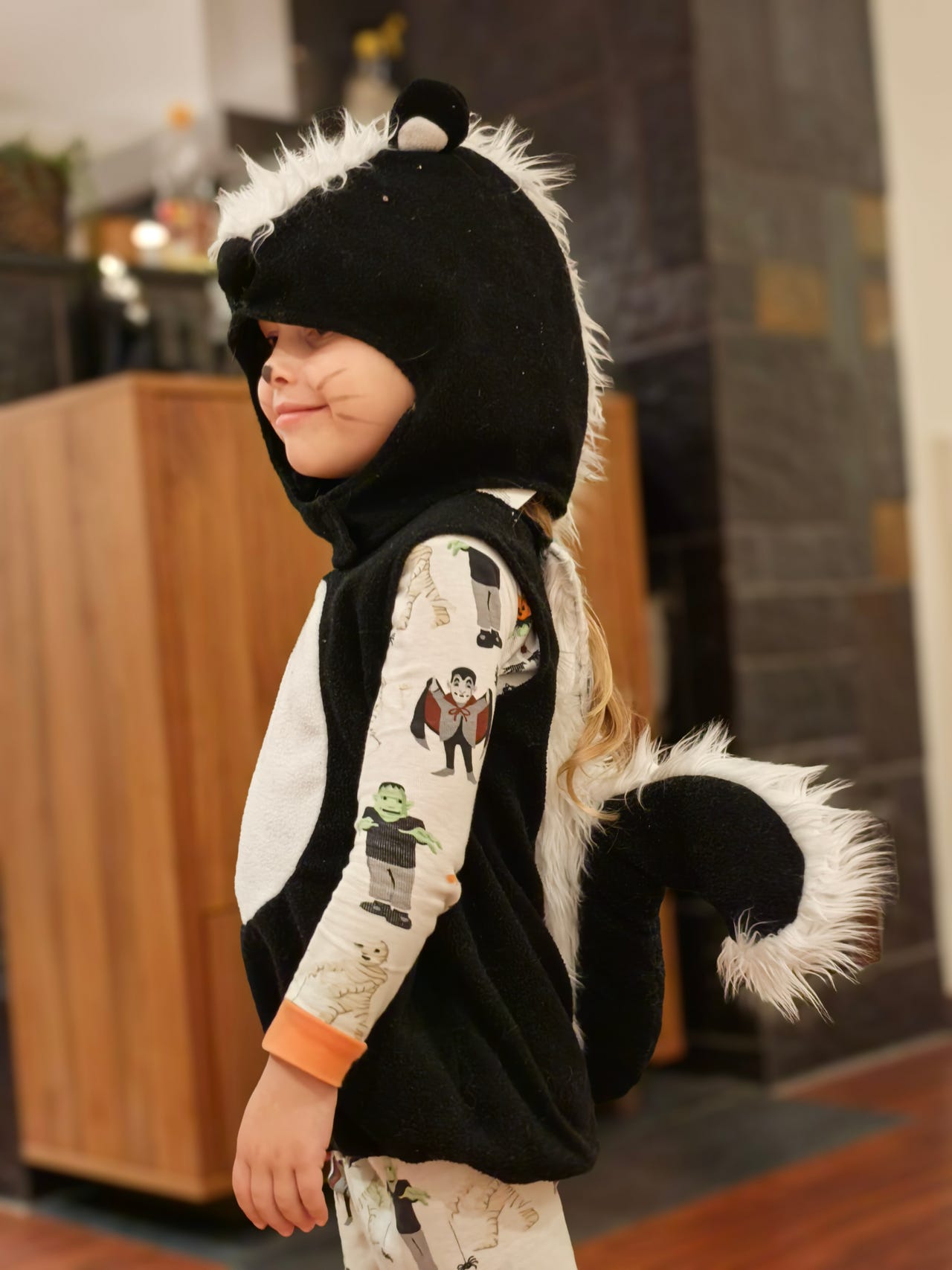 Halloween kostyme Stinkdyr 2-4år | FINN-torget