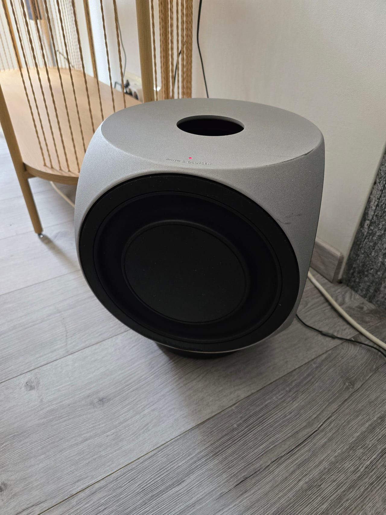 Bang & Olufsen BeoLab 8000 + BeoLab 2 | FINN-torget
