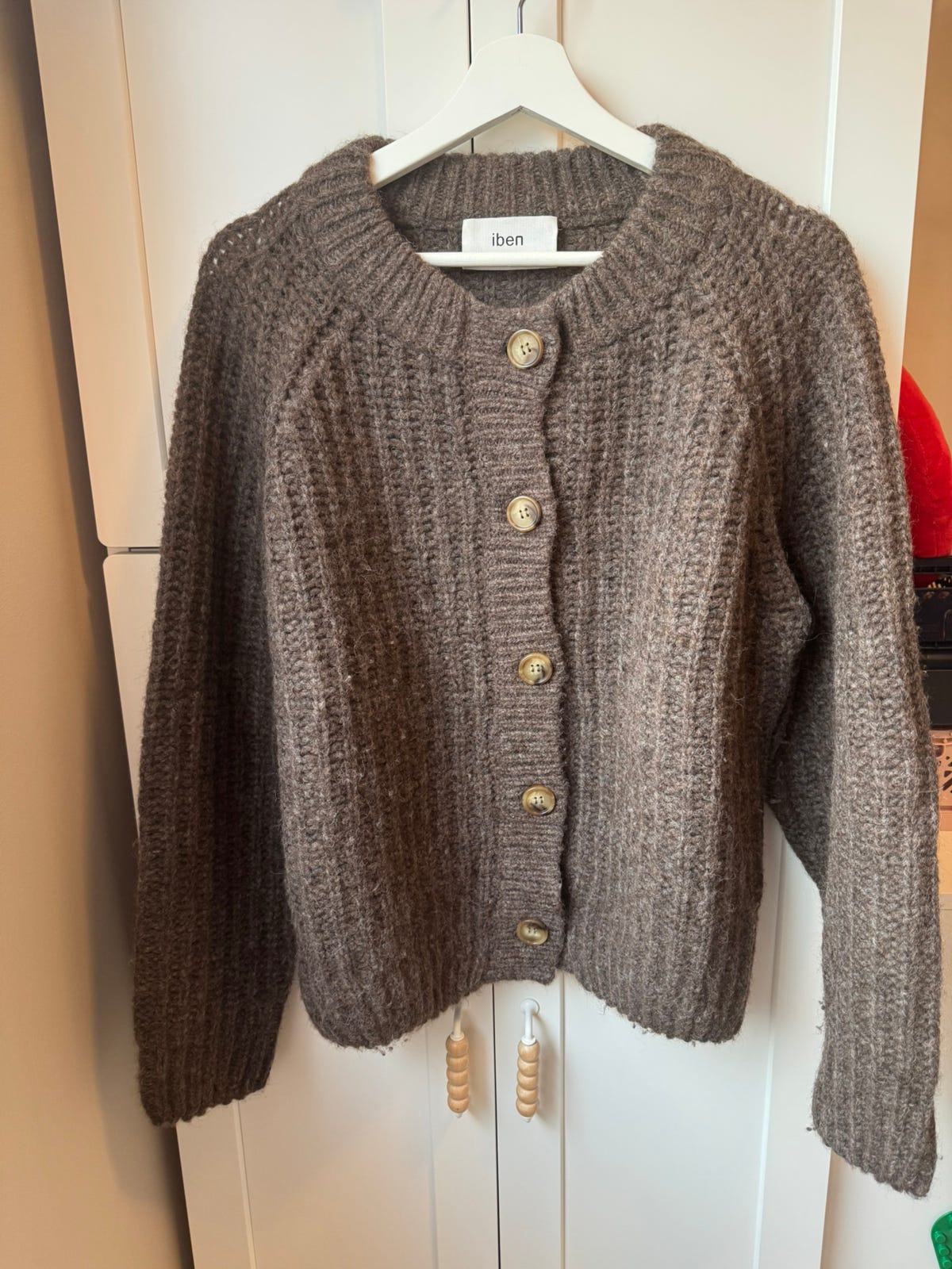 Genser/ cardigan fra Iben | FINN-torget