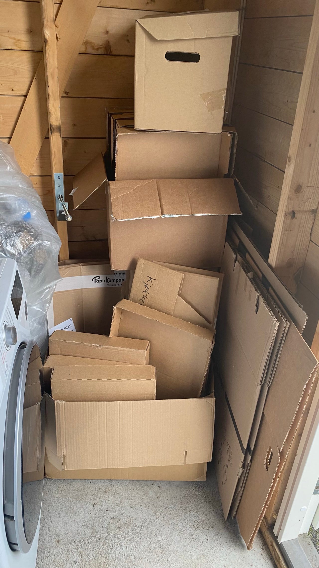 Skal du flytte? Få gratis flytteesker og bobleplast! | FINN-torget