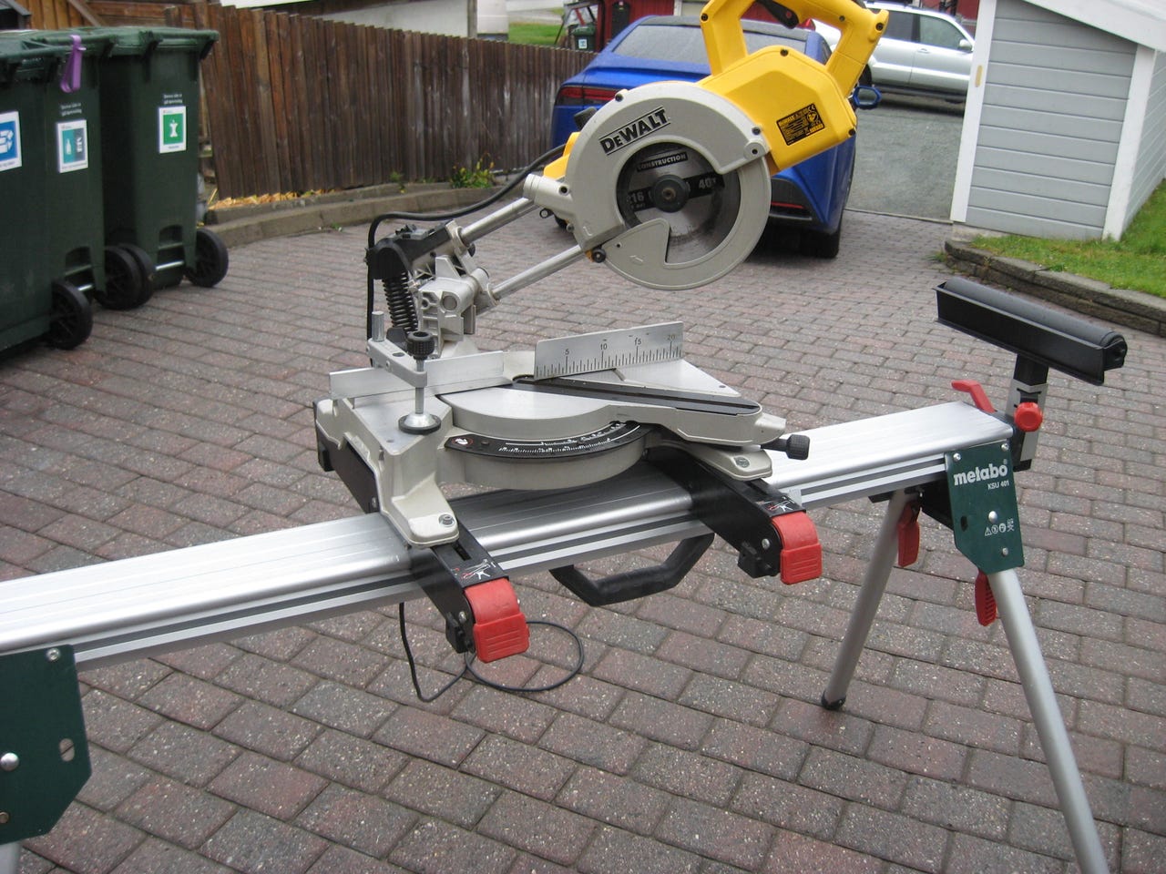 Dewalt DW777 proff kapp og gjærsag..1800w m/ bord.nypris 7000 | FINN-torget