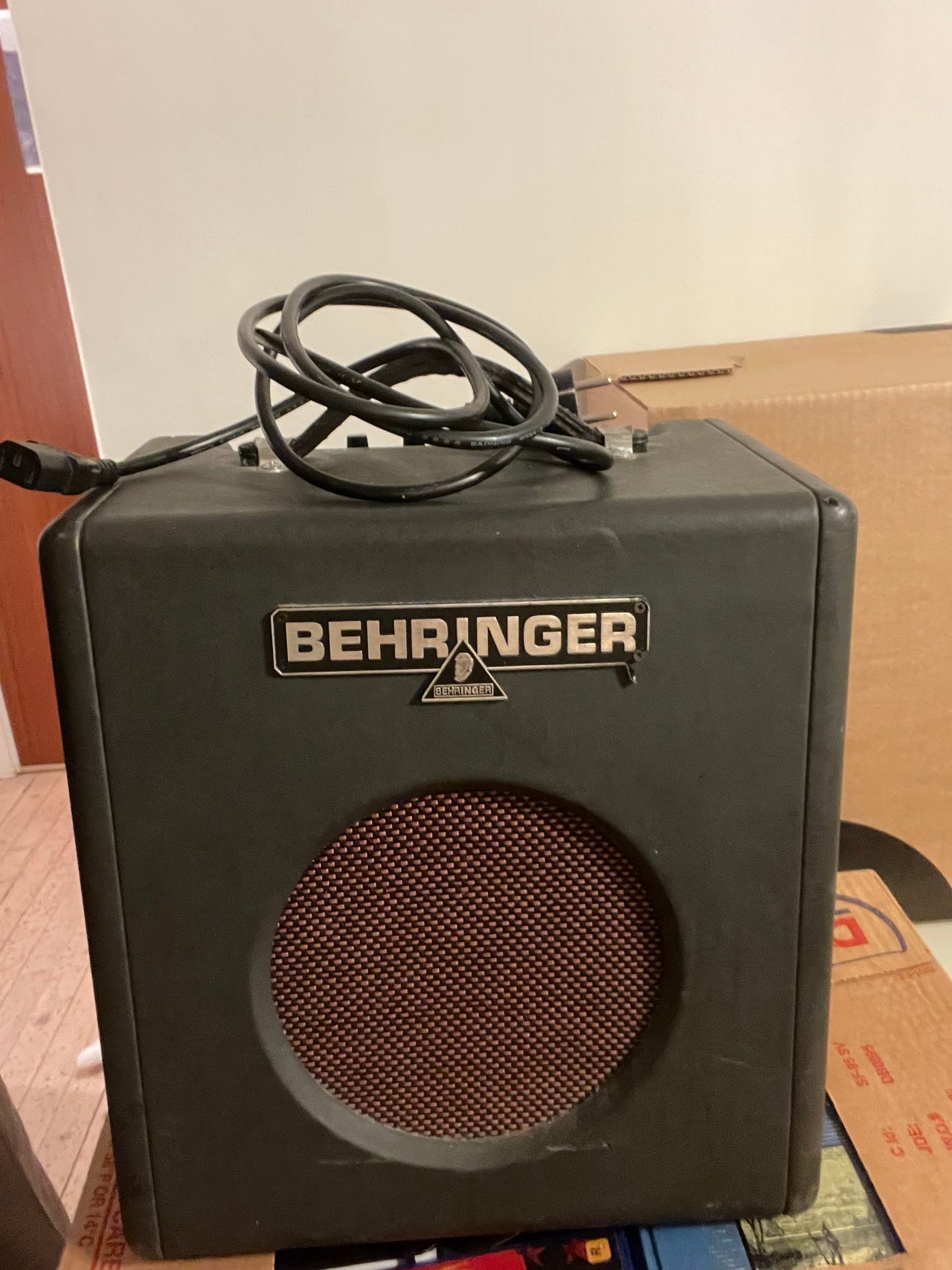 Behringer bassforsterker | FINN-torget